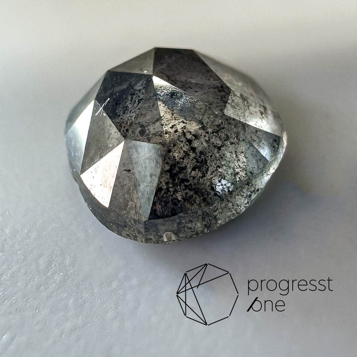 ソルトアンドペッパーダイヤモンド0.63ct | progresstone