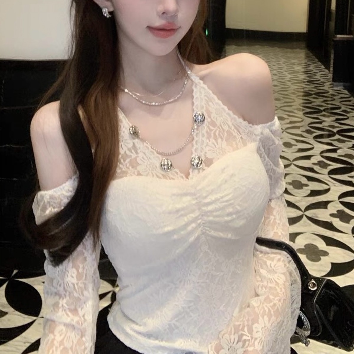 2色 Off shoulder lace tops | selectshop MAJOLIE