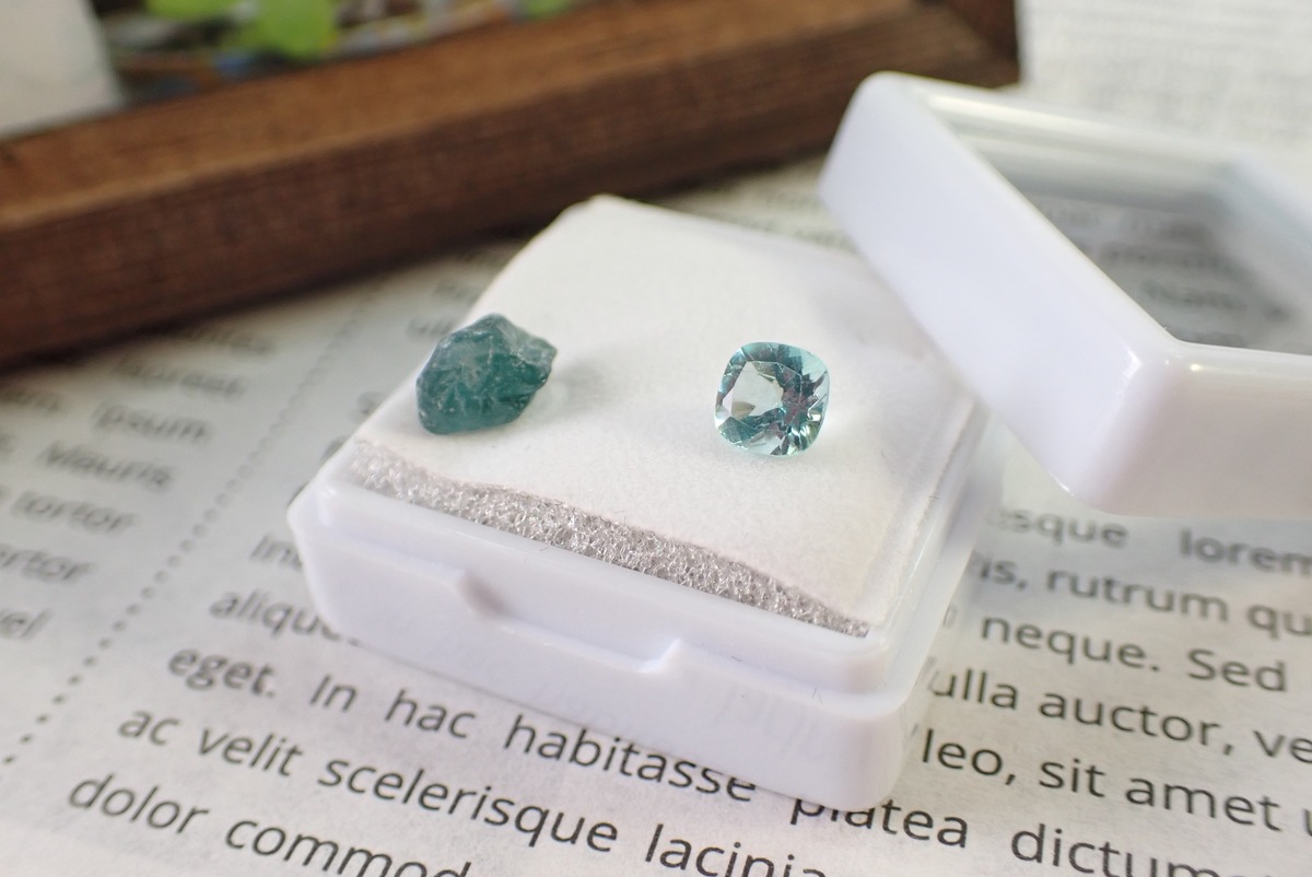 【原石セット】グリーンアパタイト 0.49ct/1.21ct [C2‐1030] | differencee(ディファレンシー)