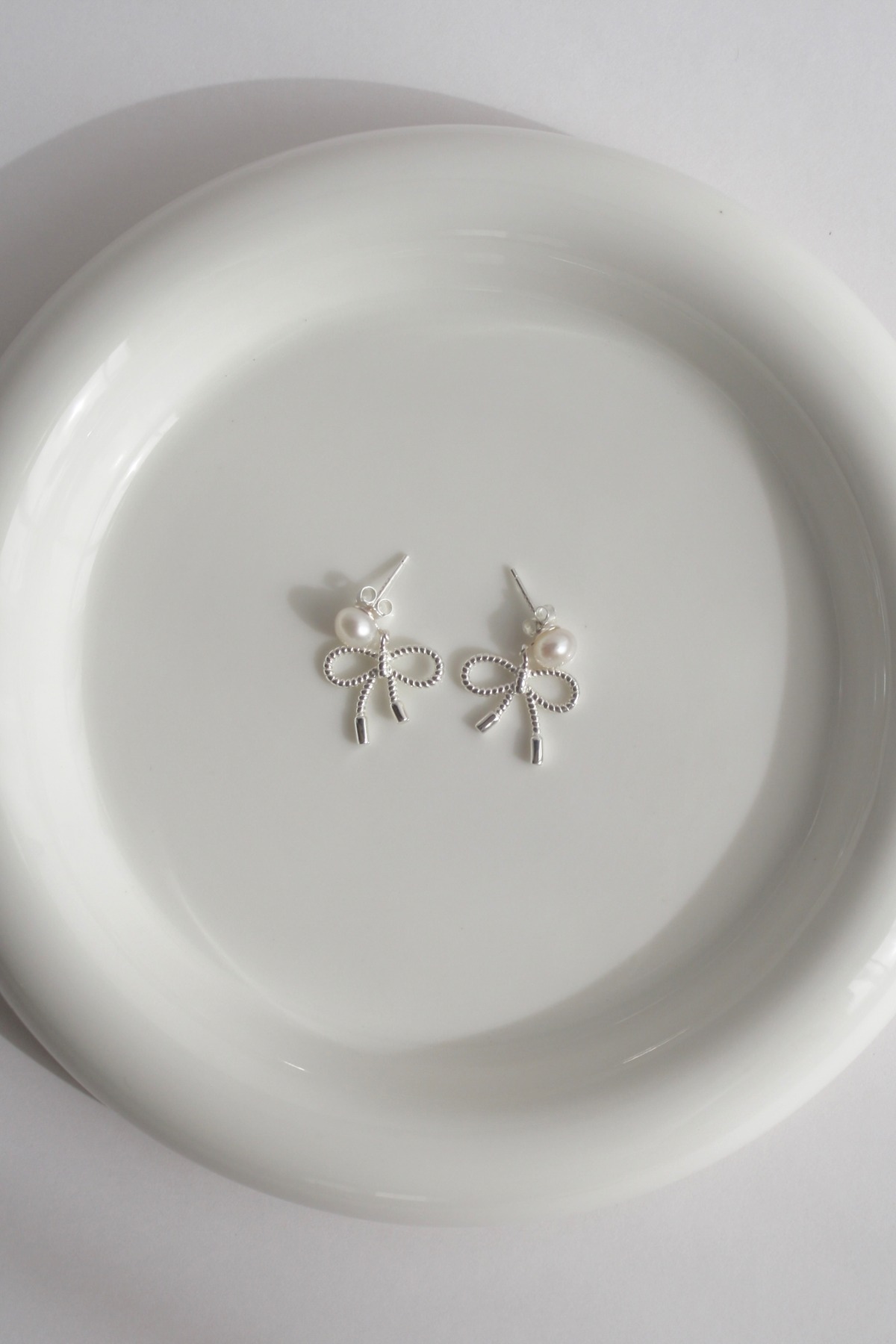 pearl ribbon pierce | OTAF