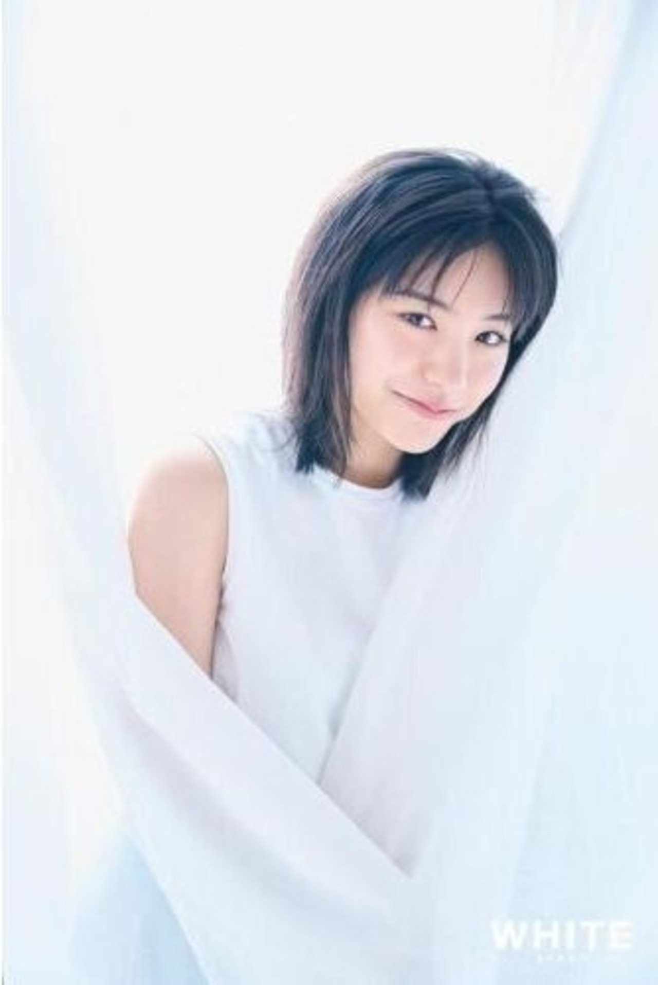 WHITE graph 010 賀喜遥香 | 本屋 夢幻 写真集 雑誌