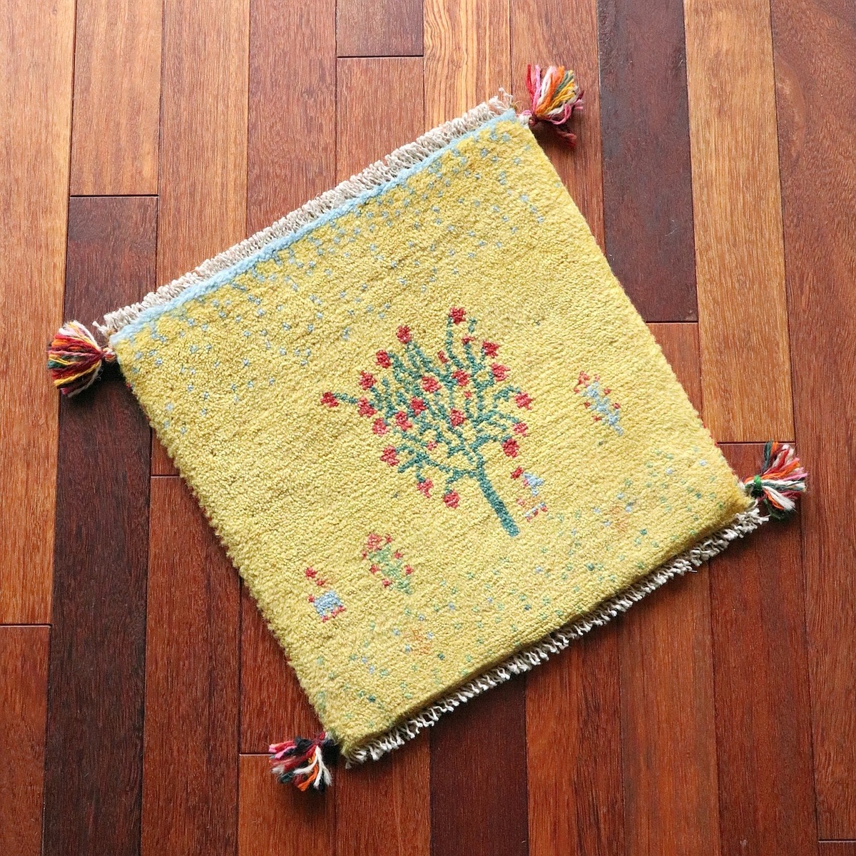 【g0022】 ギャッベ（ギャベ） 約40×40㎝ [Iran/Shiraz] | 北欧ヴィンテージ雑貨 Prae Interior(プラエ インテリア)