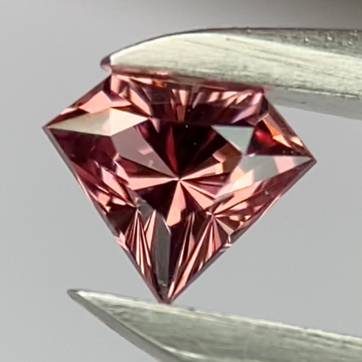 Spinel 0.19ct / Burma | New GemTreeJapan BASE Shop