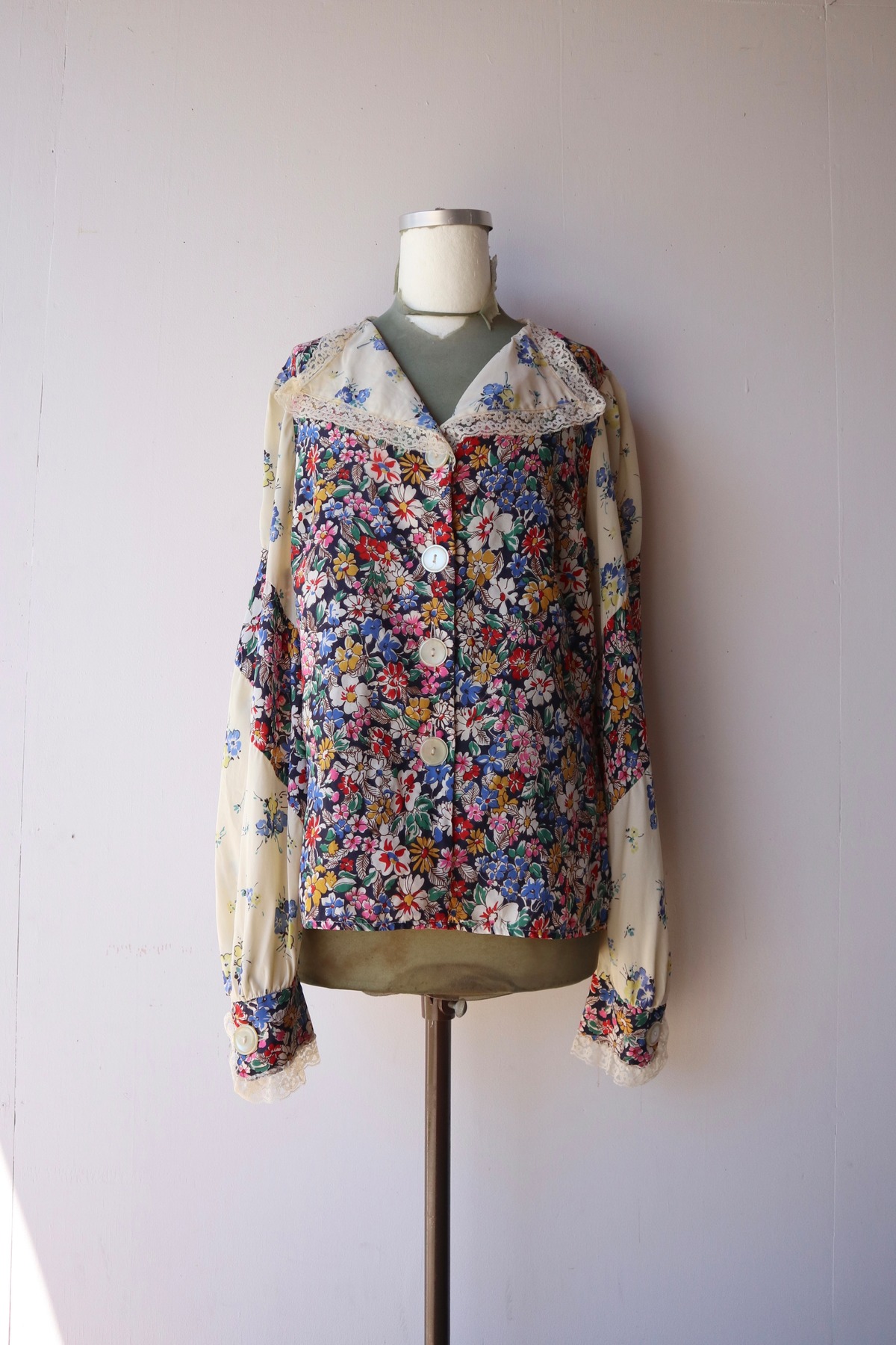flower pattern lace blouse | naname | monoya vintage