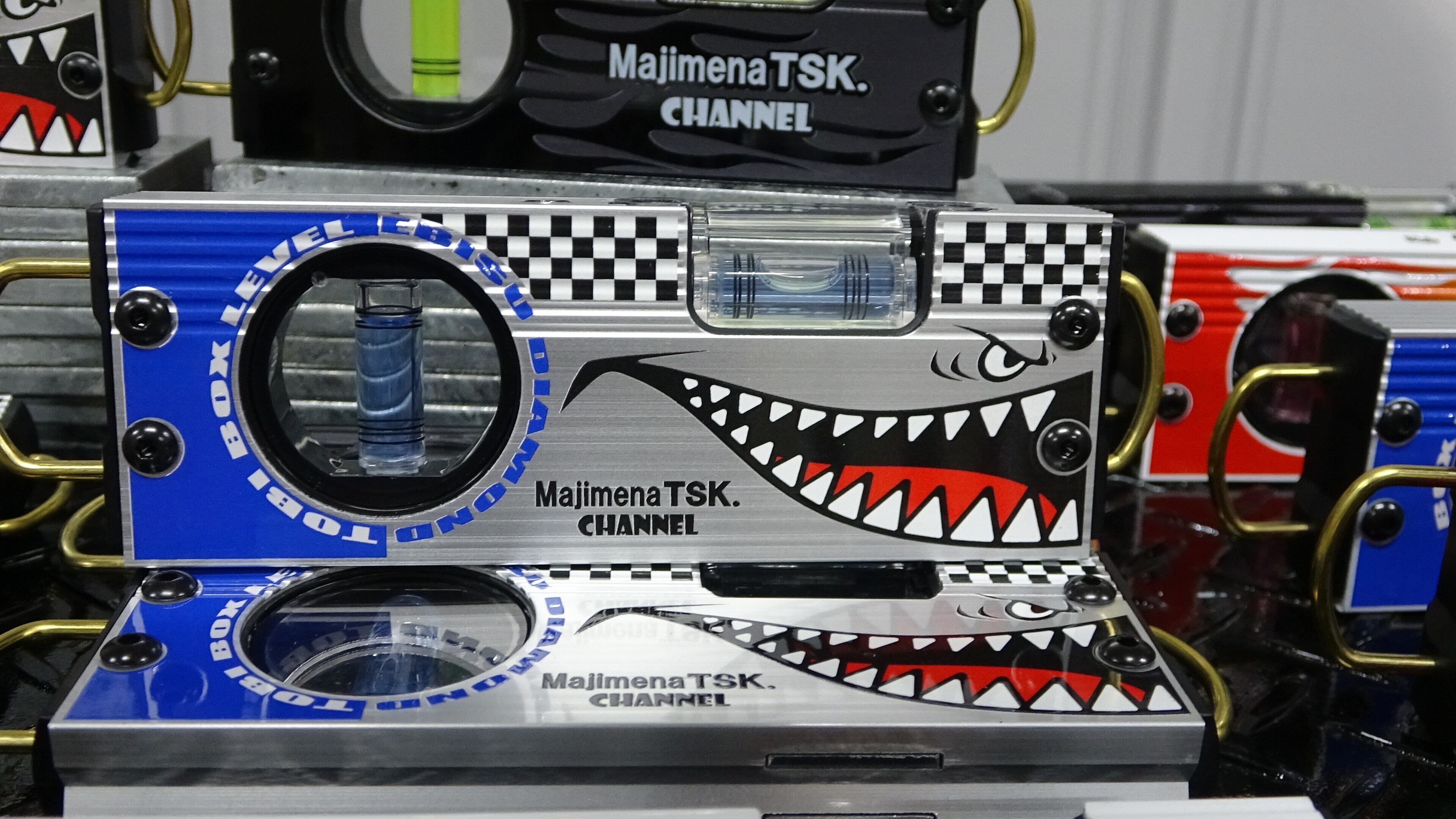 ちゃんねるオリジナルデザイン水平器（ヱビストビボックス） | majimenatsk