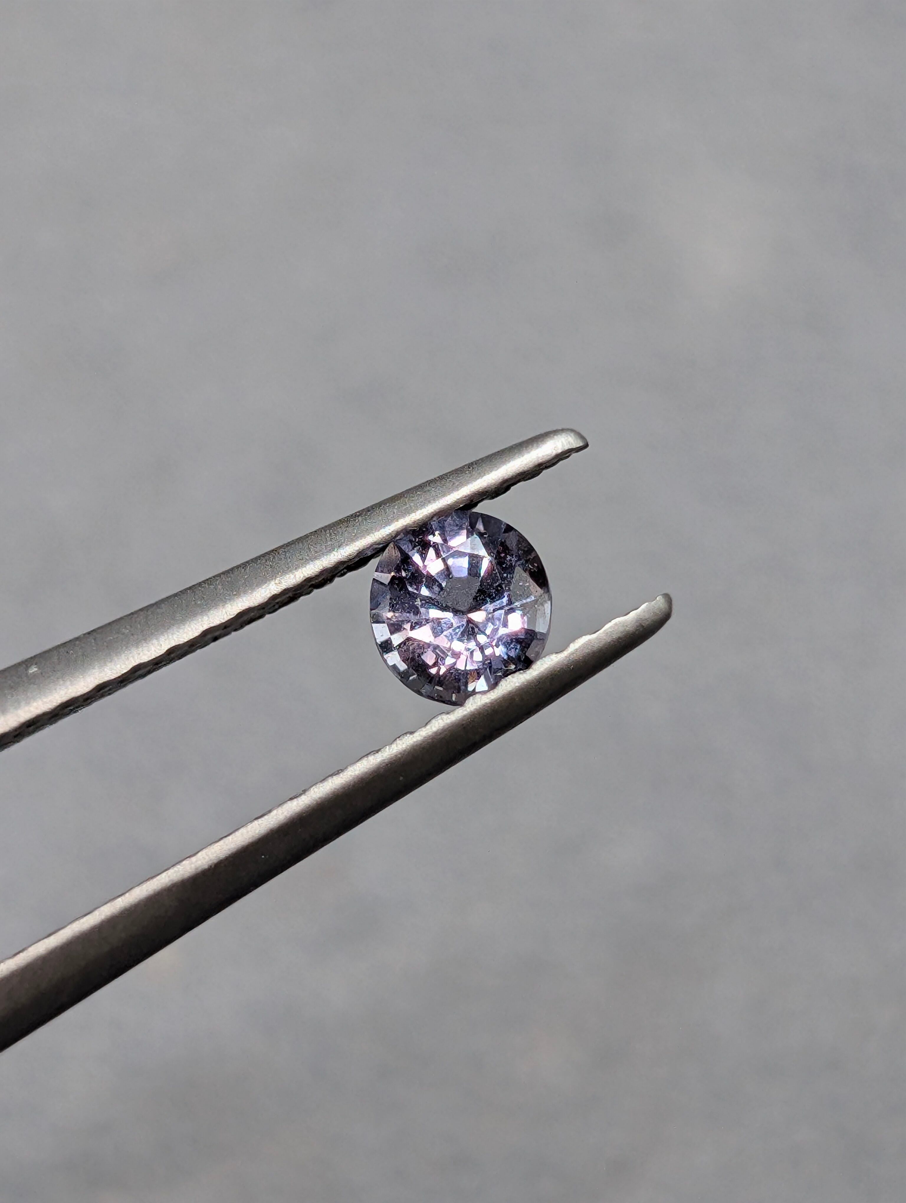 スピネル 0.34ct 4.26×3.98mm オーバルカットルース | 鈴木屋