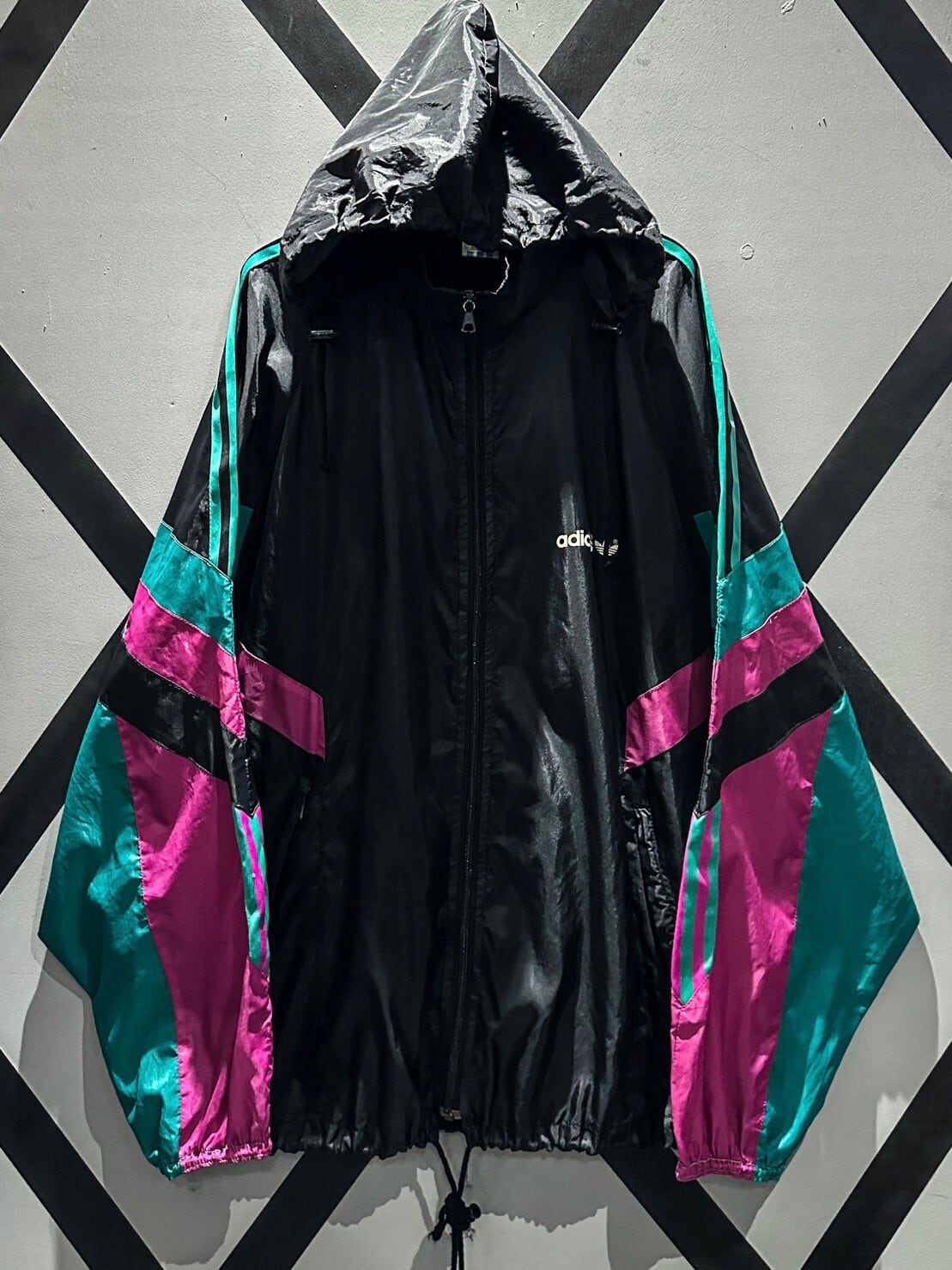 【X VINTAGE】"adidas" 80〜90's Hoodie Stowable Color Switching Design Euro Vintage Loose Nylon ...