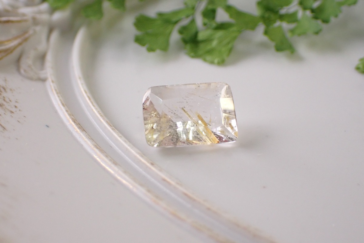 ルチルクォーツ(コンケーブカット) 3.50ct [C7‐166] | differencee(ディファレンシー)