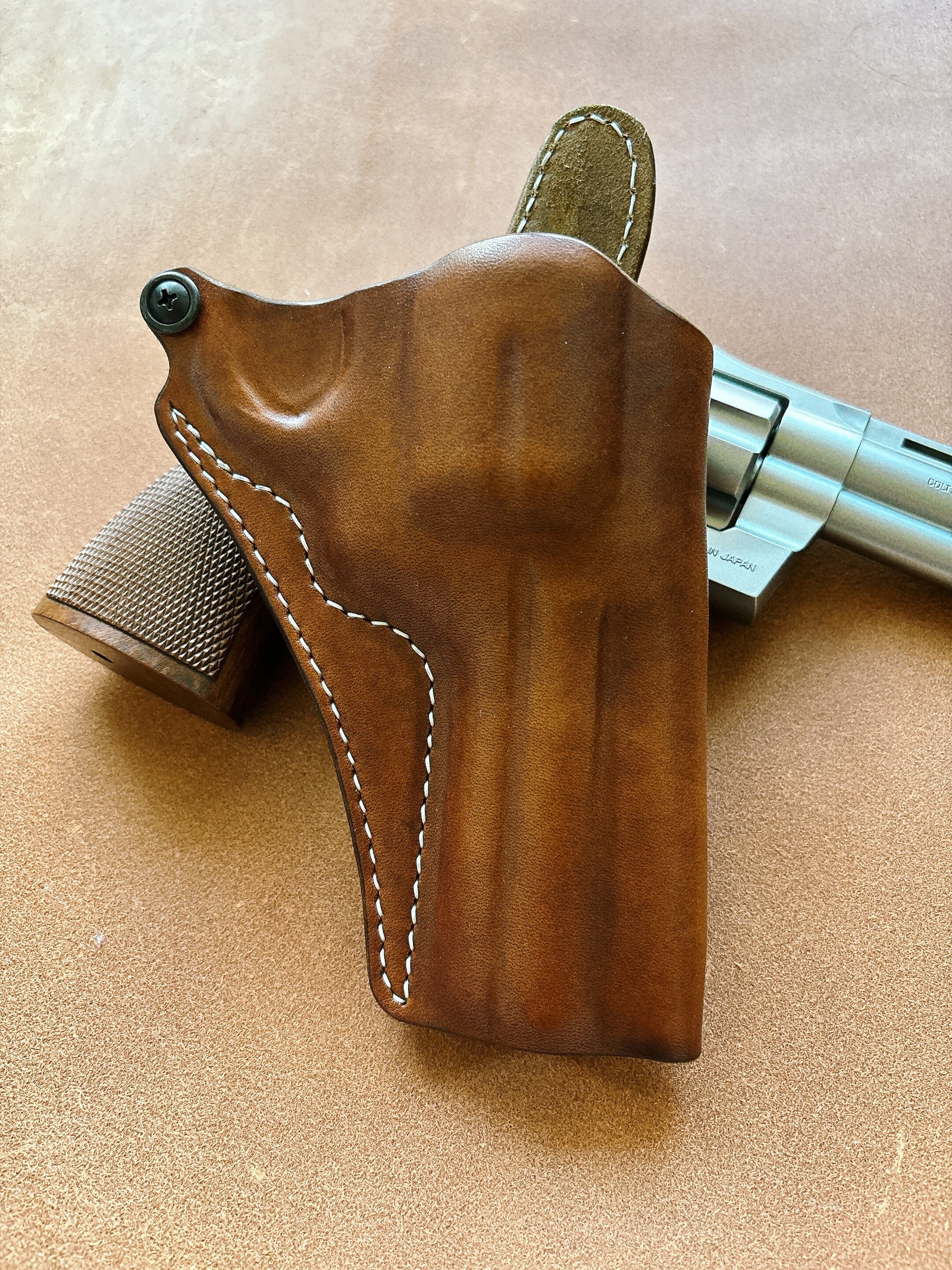 Colt Python 4inch belt holster | 黒沼興業