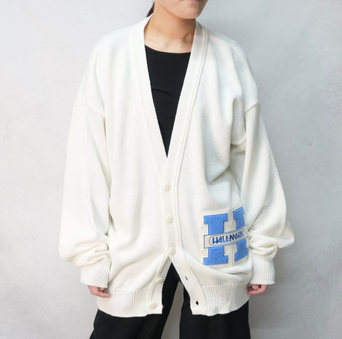 " '90s ANDREW ROHAN' white collar patch ' H ' acrylic cardigan" | BM2HOUSE
