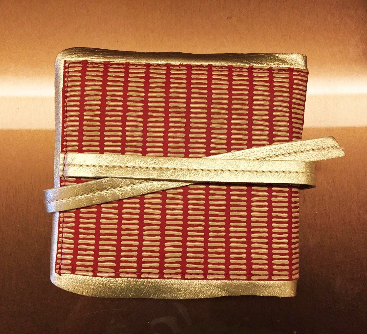 inden wallet M gold | 手染色の魅力を伝える breezyblue