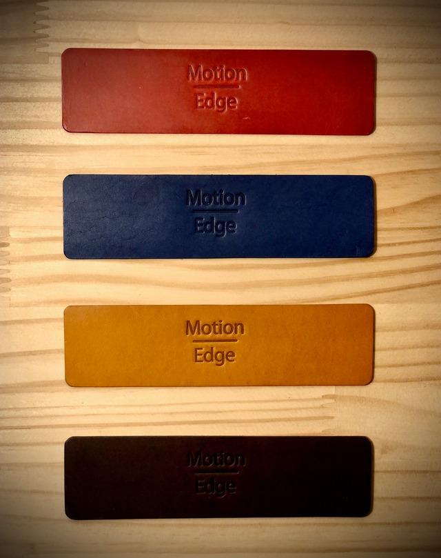 レザー定規 ブックマーク しおり 定規 曲がる 滑り止め付 革 読書 アイテム タンニンなめし 栞 シンプル おしゃれ 革小物 ブランド 本革 牛革 プレゼント ギフト 送料無料 4色 赤 青 ...