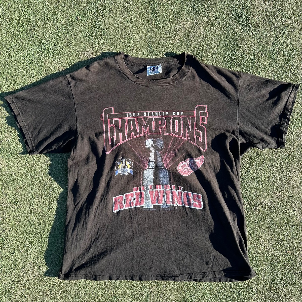 1997 NHL Stanley Cup Champions Detroit Red Wings T-shirt | steez 【スポーツ ...
