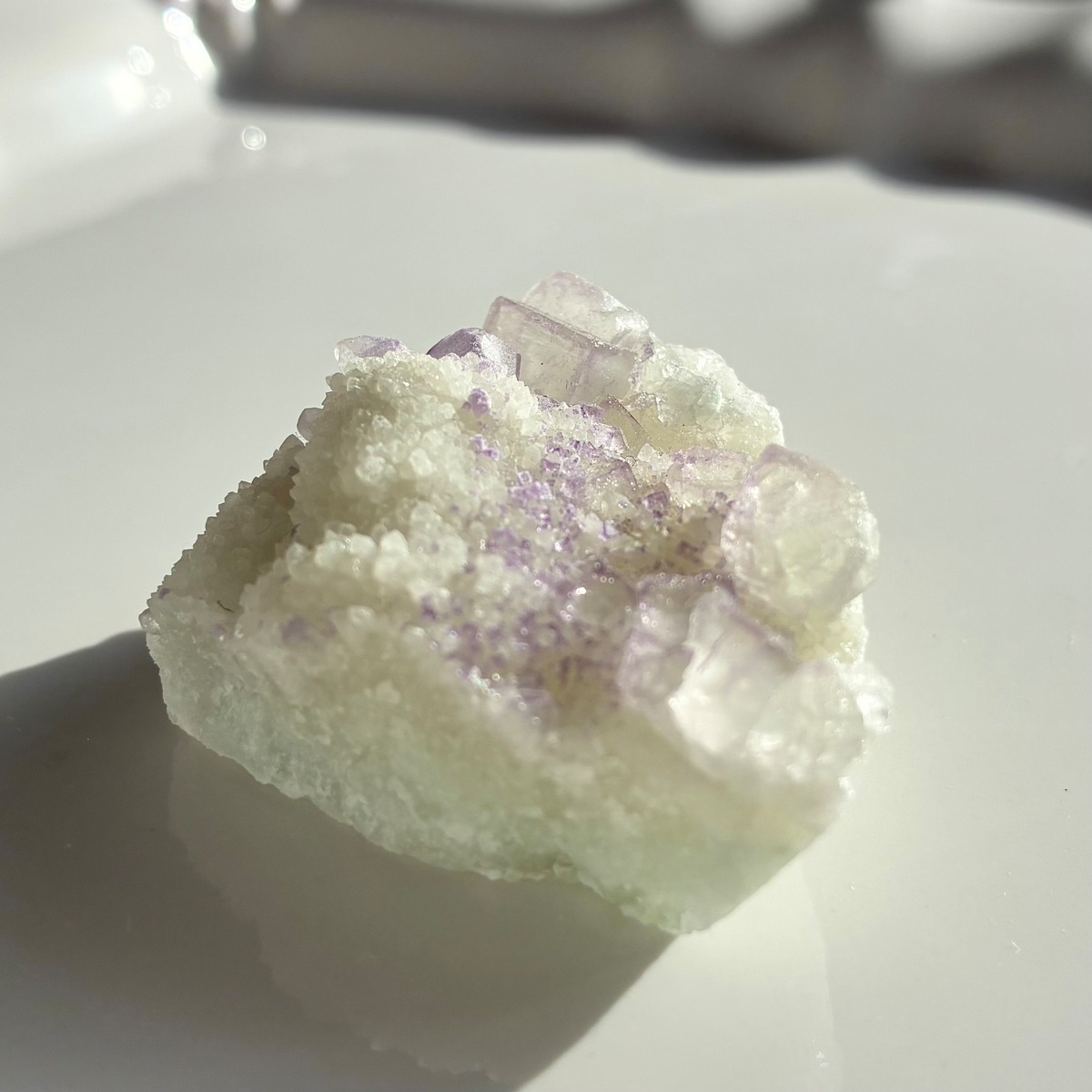 ラベンダーフローライト クラスター | Crystal Lilly