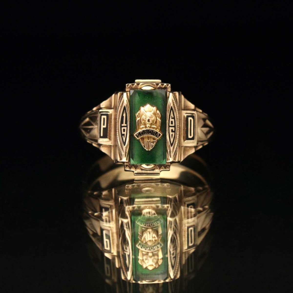 Vintage College Ring [JOSTEN 10kt Gold × Green ST Wolf Emblem Top ...