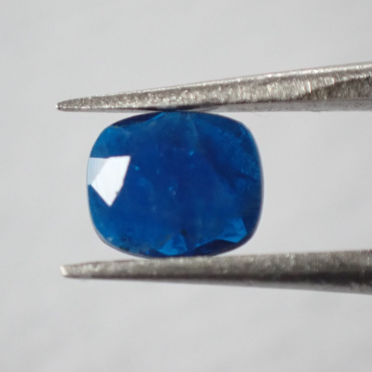 ソ付きアウイナイト クッションカットルース 0.28ct 5.2mm*4.4mm*2.0mm | Le miel