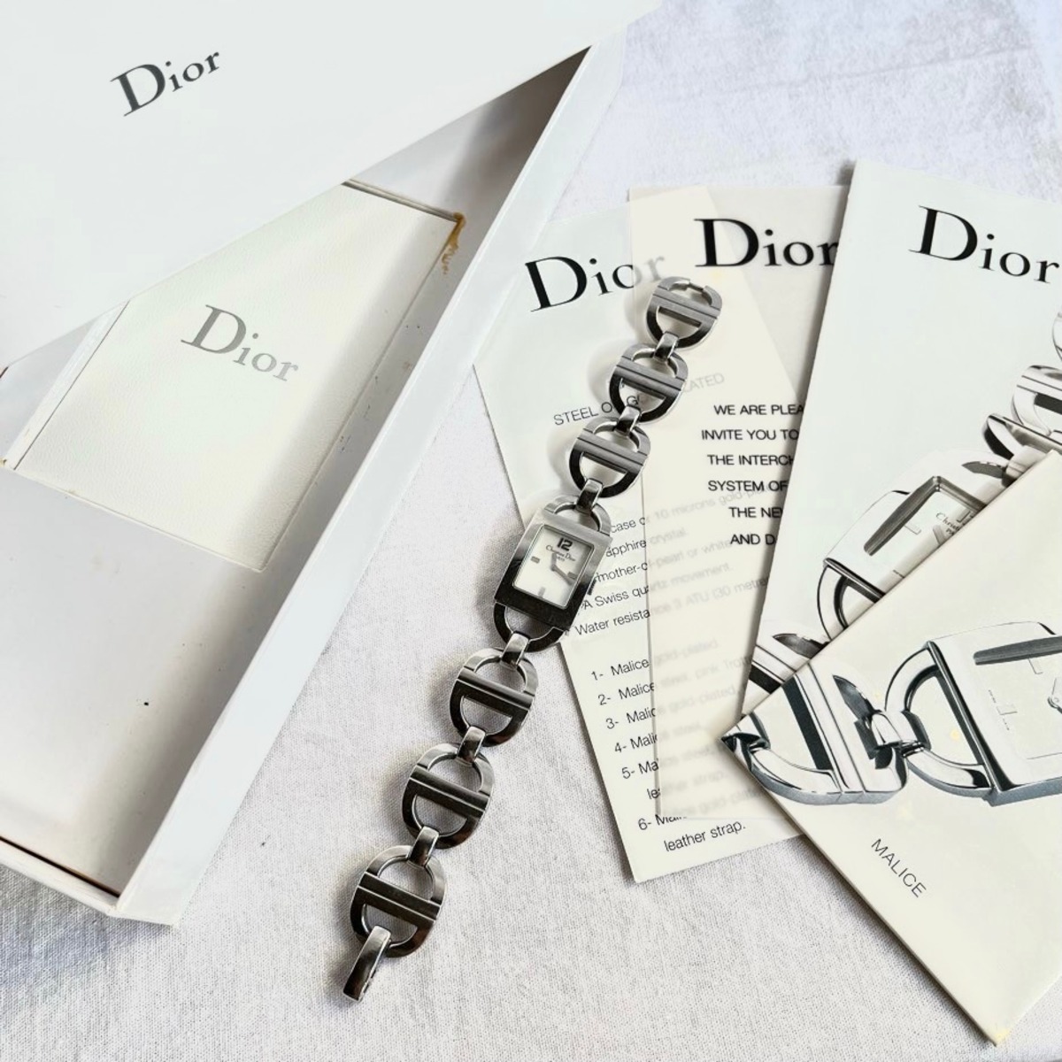 DIOR "Shell Dial × Metal Bracelet" Quartz Watch with Box | CARBOOTS