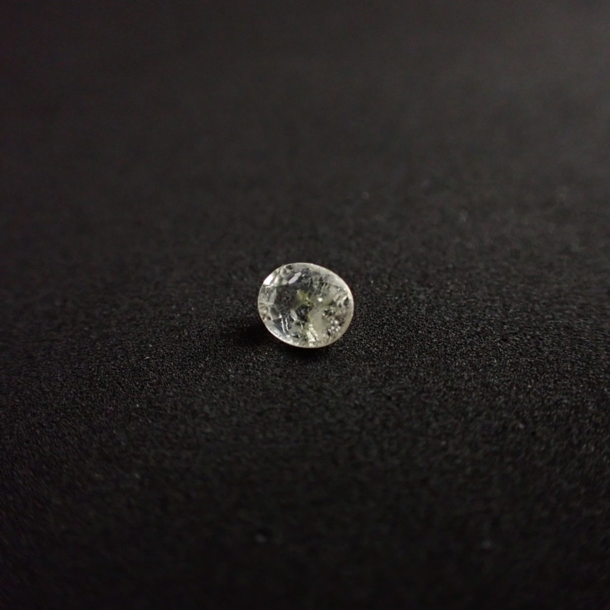 フォルステライト 0.465Ct | necobeanruff 希少鉱物ルース販売/お取り寄せ