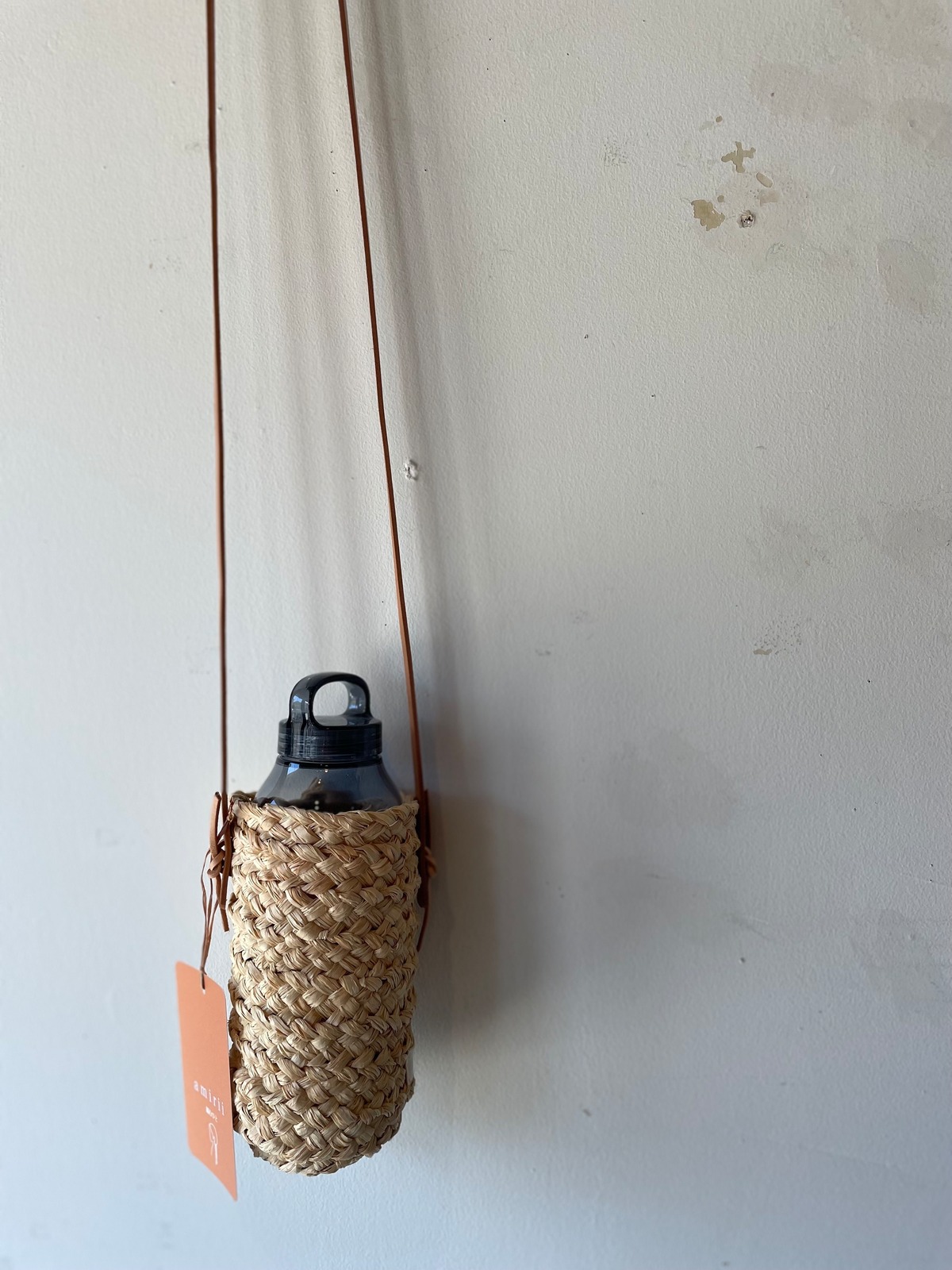 amirii ラフィアボトルホルダー ショルダータイプ | 暮らしと手仕事の店/日ヨリ