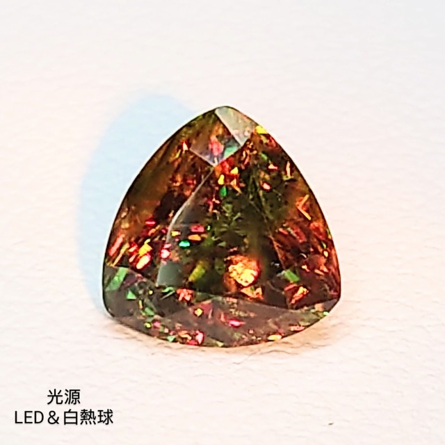 Sphene color change type 1.785ct 日独ソ付 ルース☆ | wisteria777