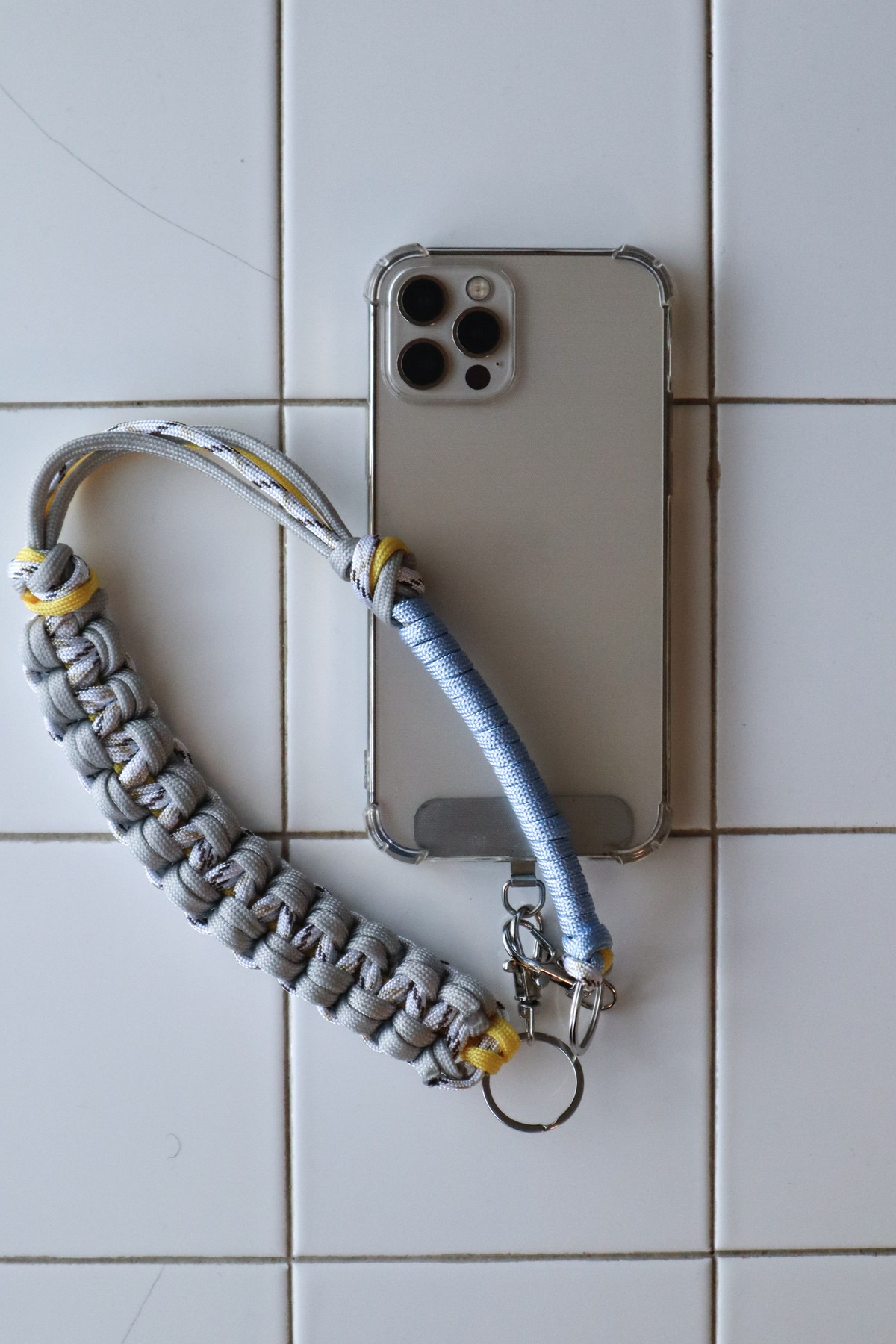 SHORT random braid 〈pearl gray×geowhite〉 | chaskip