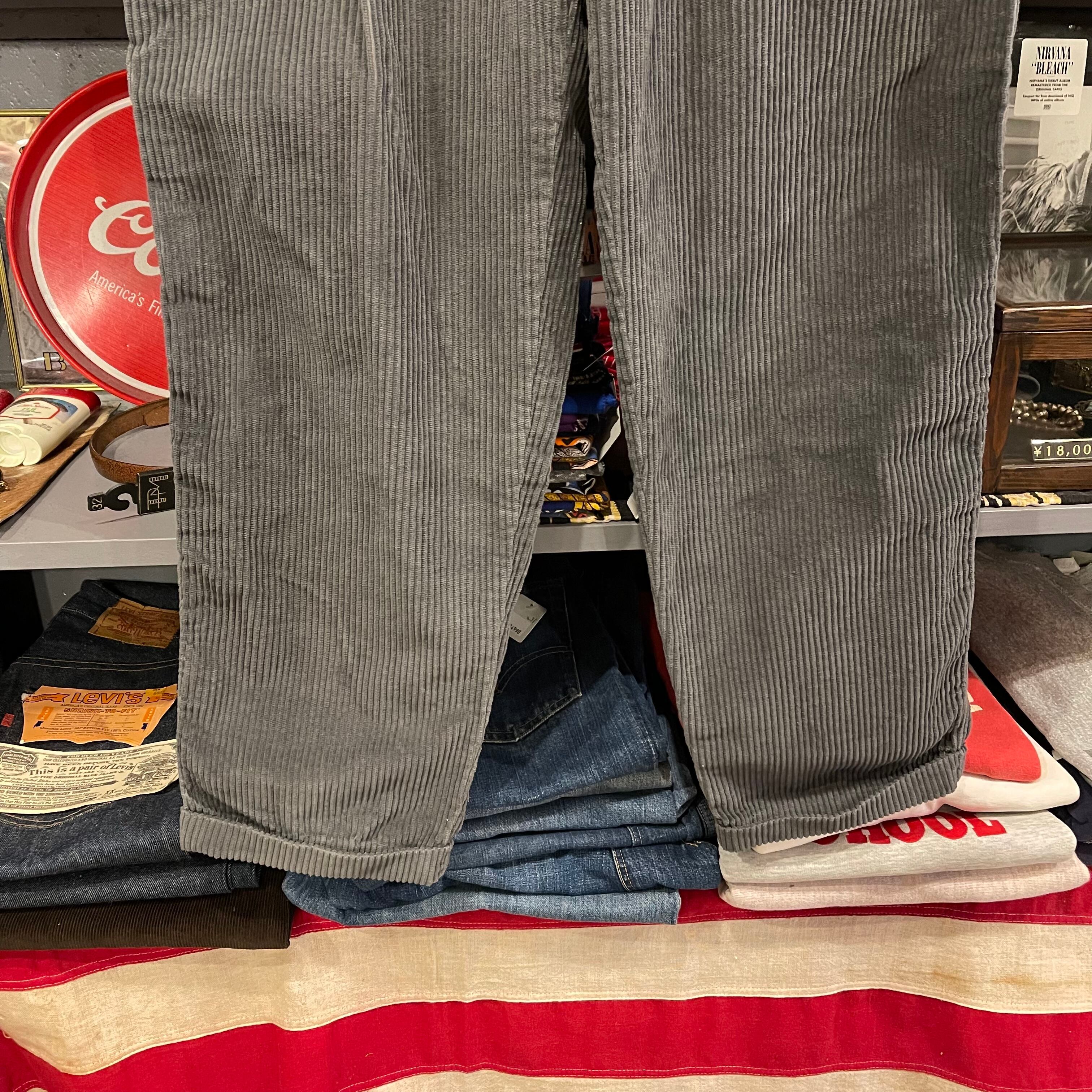 Dockers 2 Tuck Corduroy Pants | VOSTOK