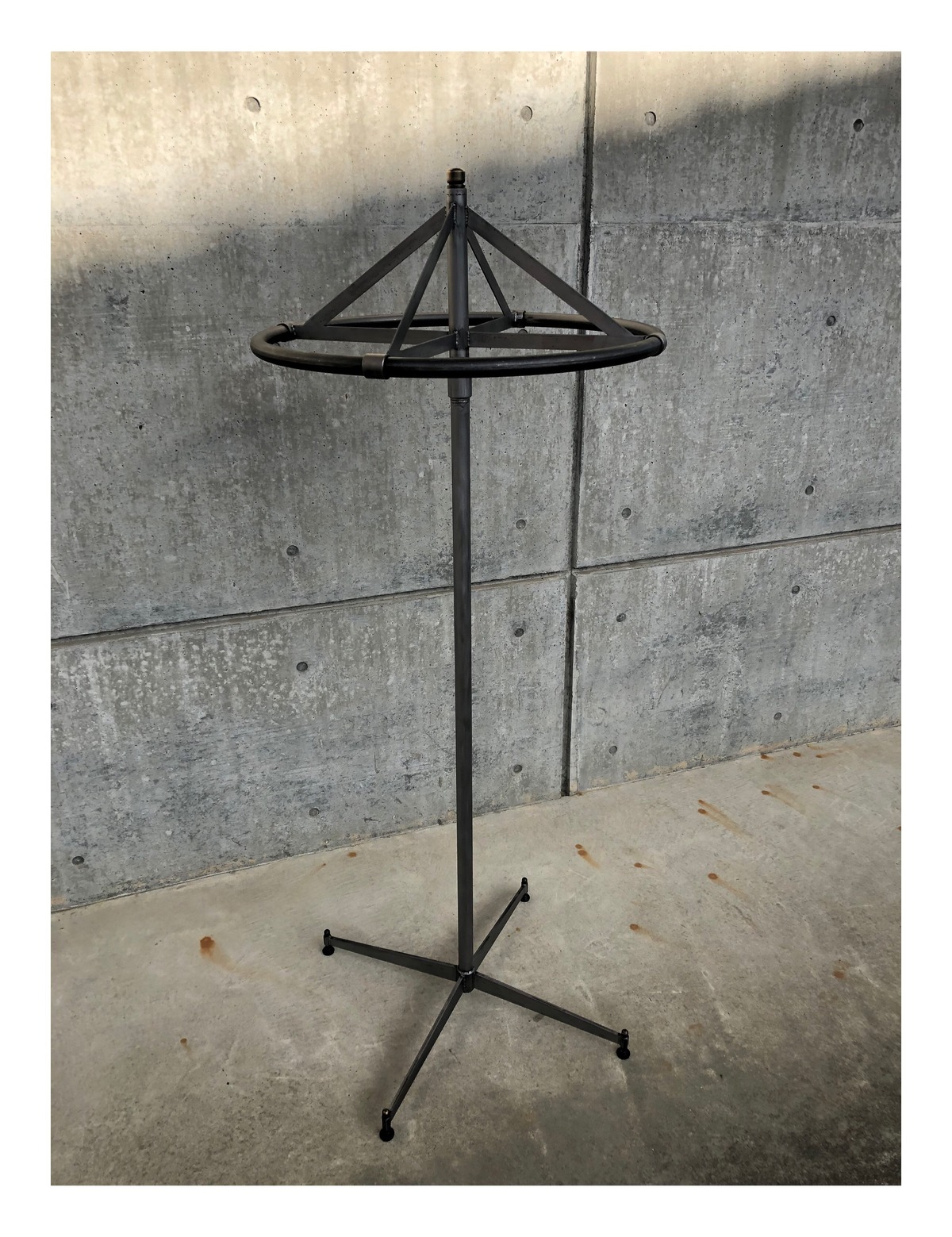 antique style circle rack | ledrum