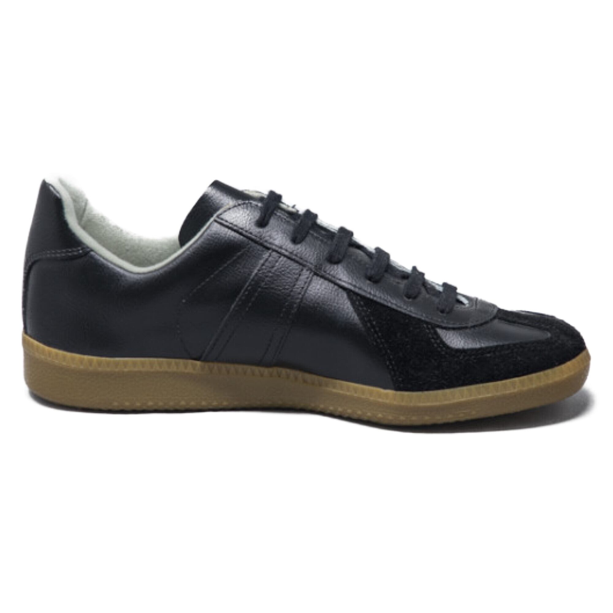 GERMAN TRAINER 【Original model】 ＜BLACK＞ | ジャーマントレーナー オリジナルモデル 公式ストア