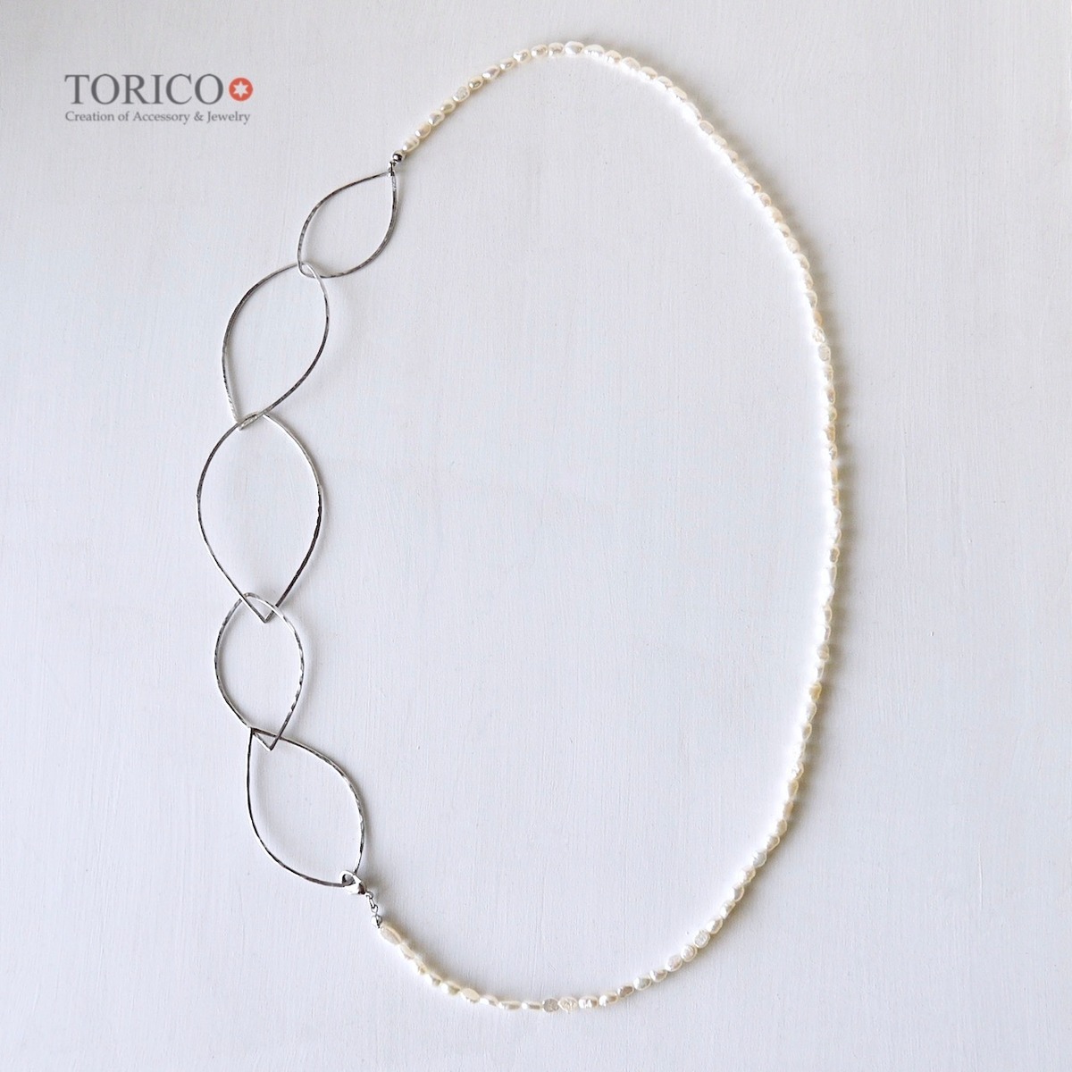 hoop leaf five change ネックレス + 淡水パール | TORICO アクセサリー＆ジュエリー 洗練されたクリエイティブなデザインジュエリー