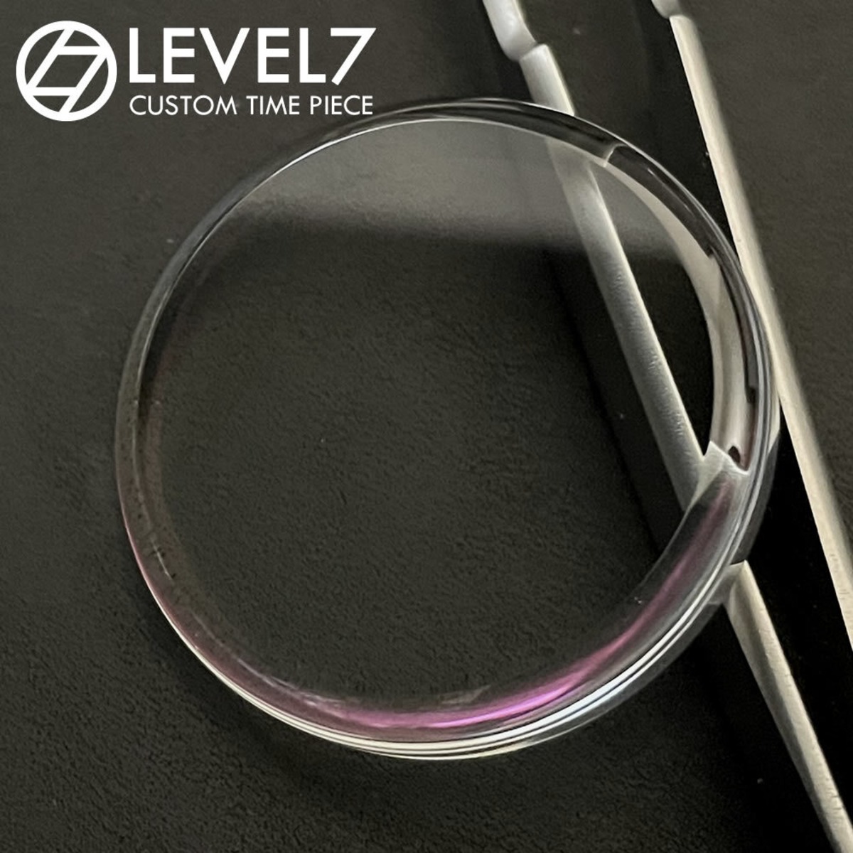 【クリスタル】【G003-RD】レッドARコーティング サファイアクリスタル トップハット風防 カスタムパーツ 直径31.5mm LEVEL7 | LEVEL7