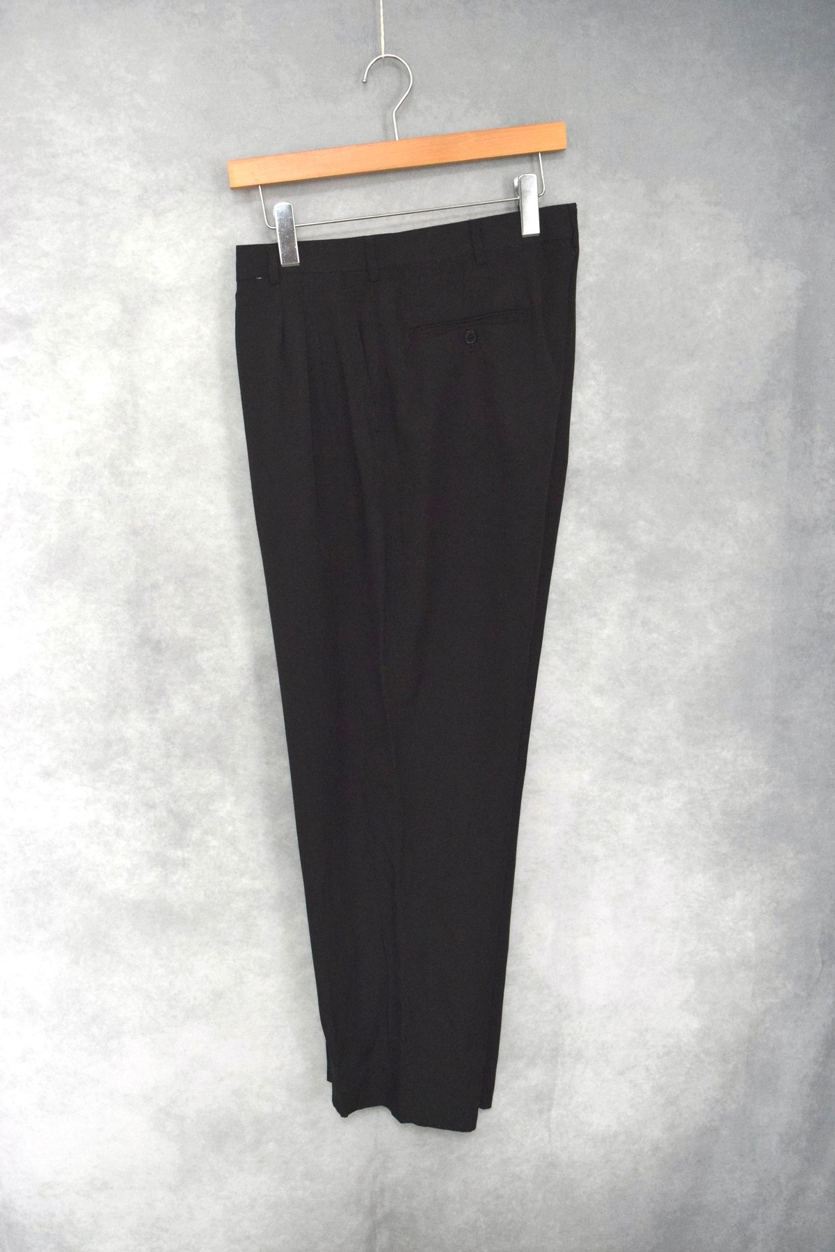 black rayon x poly 3 tuck slacks / size 34 × 30 | " YEAH " used ...