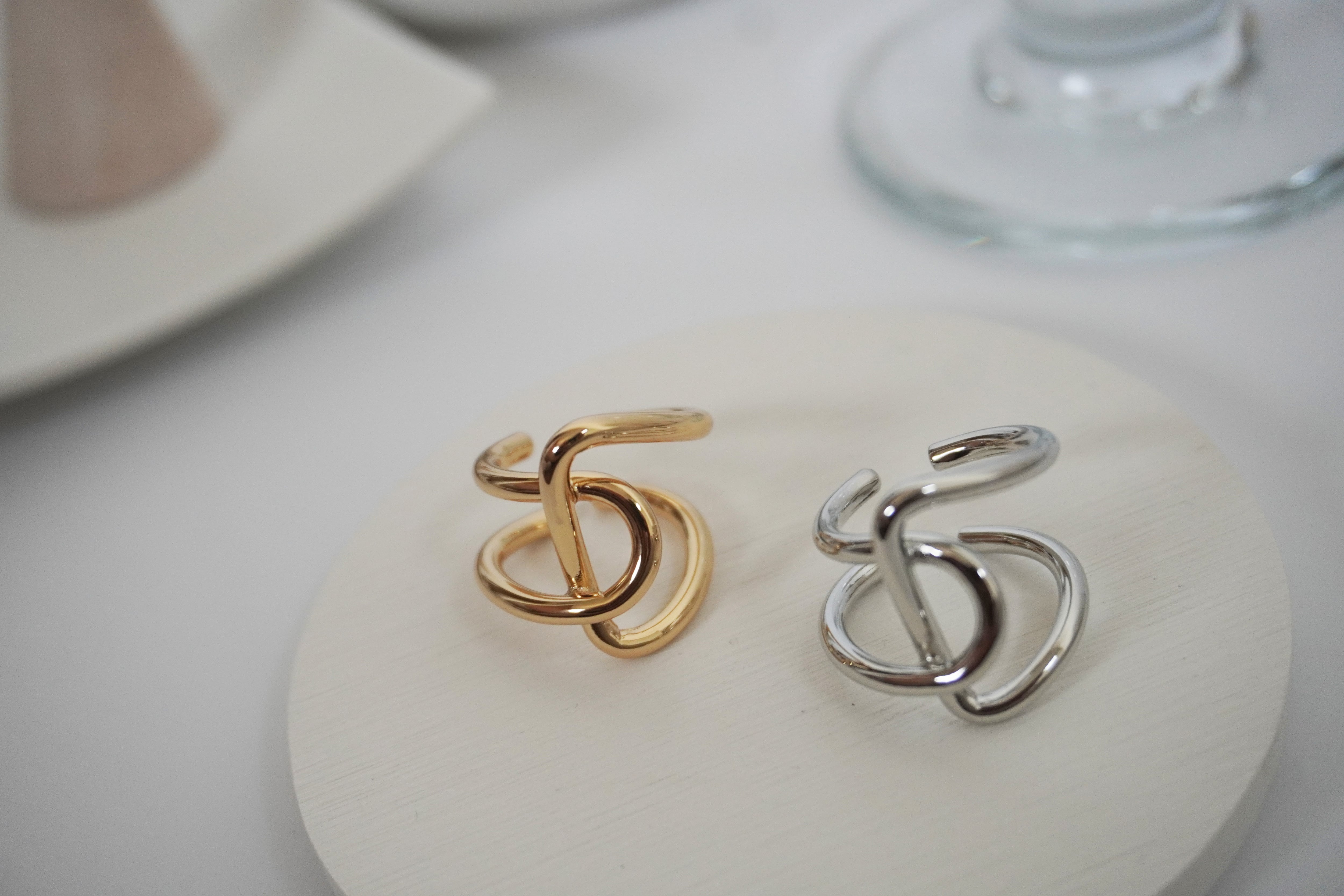 Shiny entangle ring | Femme Jours