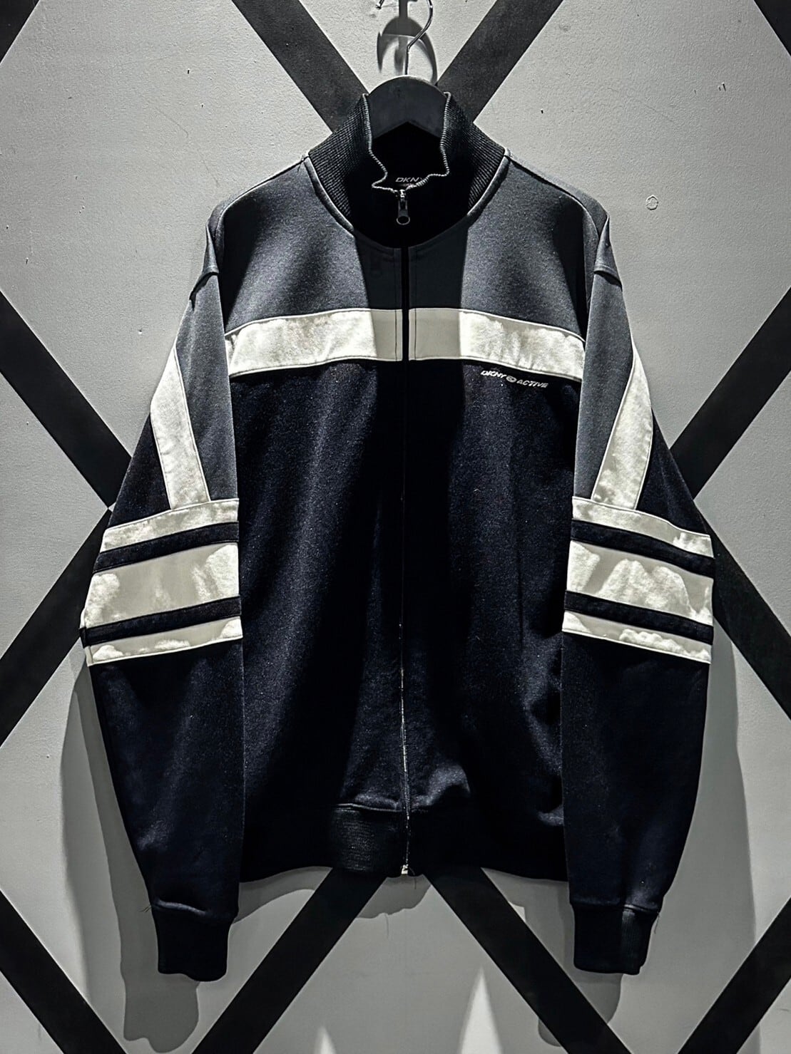 【X VINTAGE】“DKNY” Color Switching Design Track Jacket | Caka(カカ）下北沢古着屋、セレクトショップ
