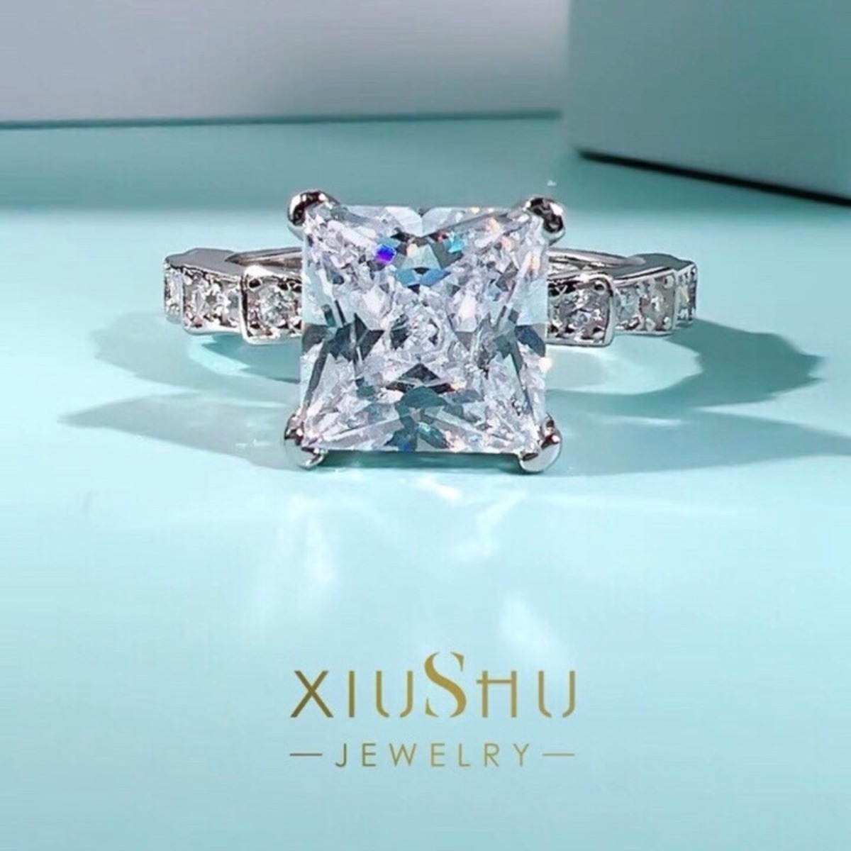 3カラット スクエア 高炭素ダイヤモンド キラキラ ゴージャス ラグジュアリー エレガント リング ホワイト シンプル | キラキラゴージャスジュエリーのXIUSHU(シュシュ)