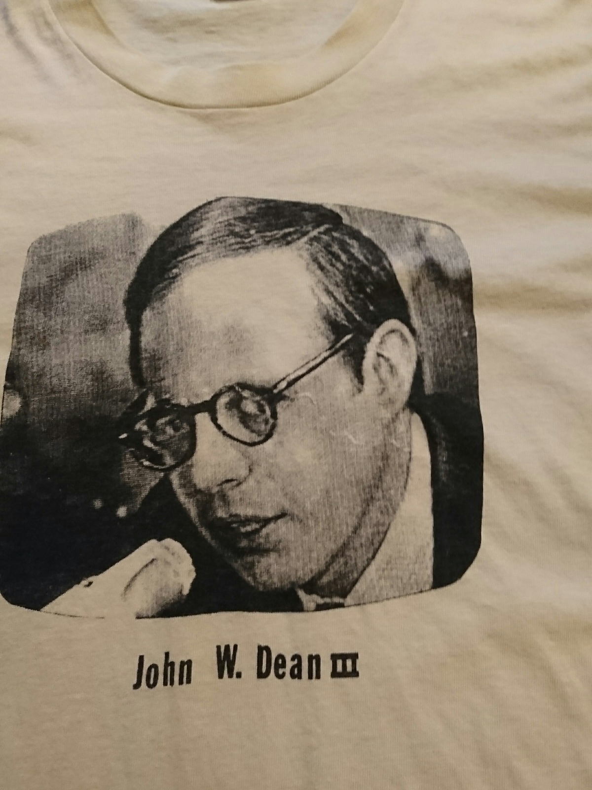 1980s "John W.Dean Ⅲ" PRINT TEE | BOW & ARROW WEB STORE