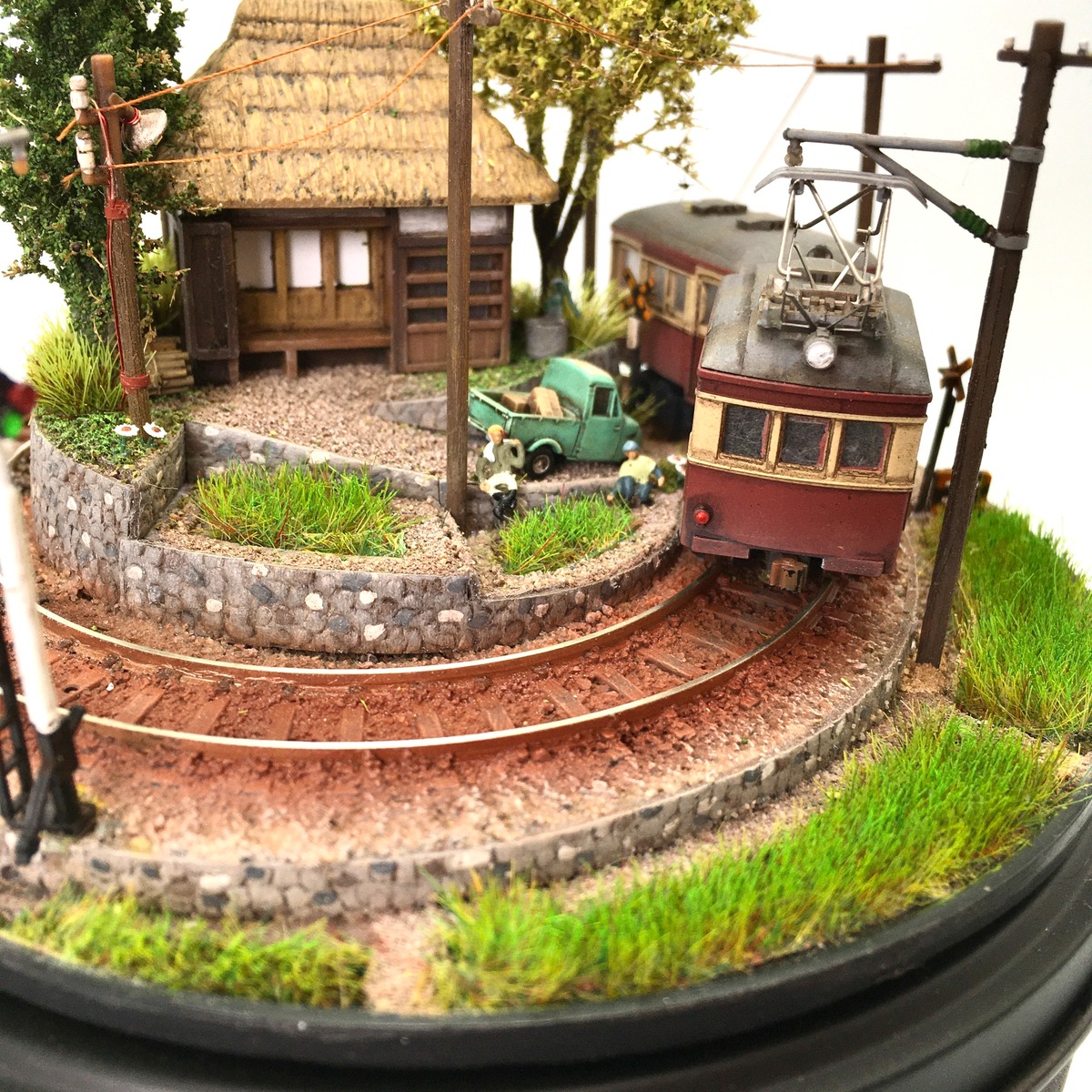 【O.MORO DESIGN 諸星 昭弘】「田舎電車」 | HOW HOUSE