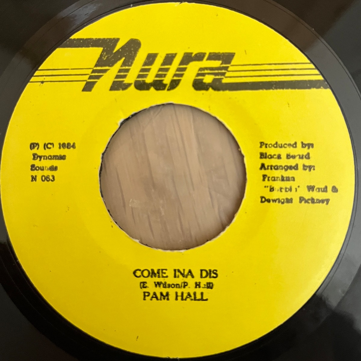 (7") Pam Hall – Come Ina Dis | soundstoned