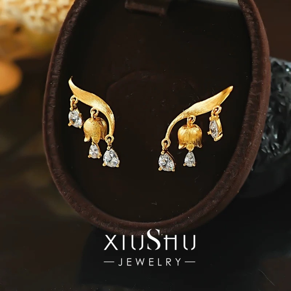 スズラン 高炭素ダイヤモンド ホワイト キラキラ ゴージャス すずらん ハイカーボンダイヤモンド シルバー925 スタッドピアス イエローゴールド レトロ フラワー レトロ マット ブラッシュ ...