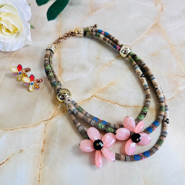 【818】フラワーネックレス | BELLA GENTE