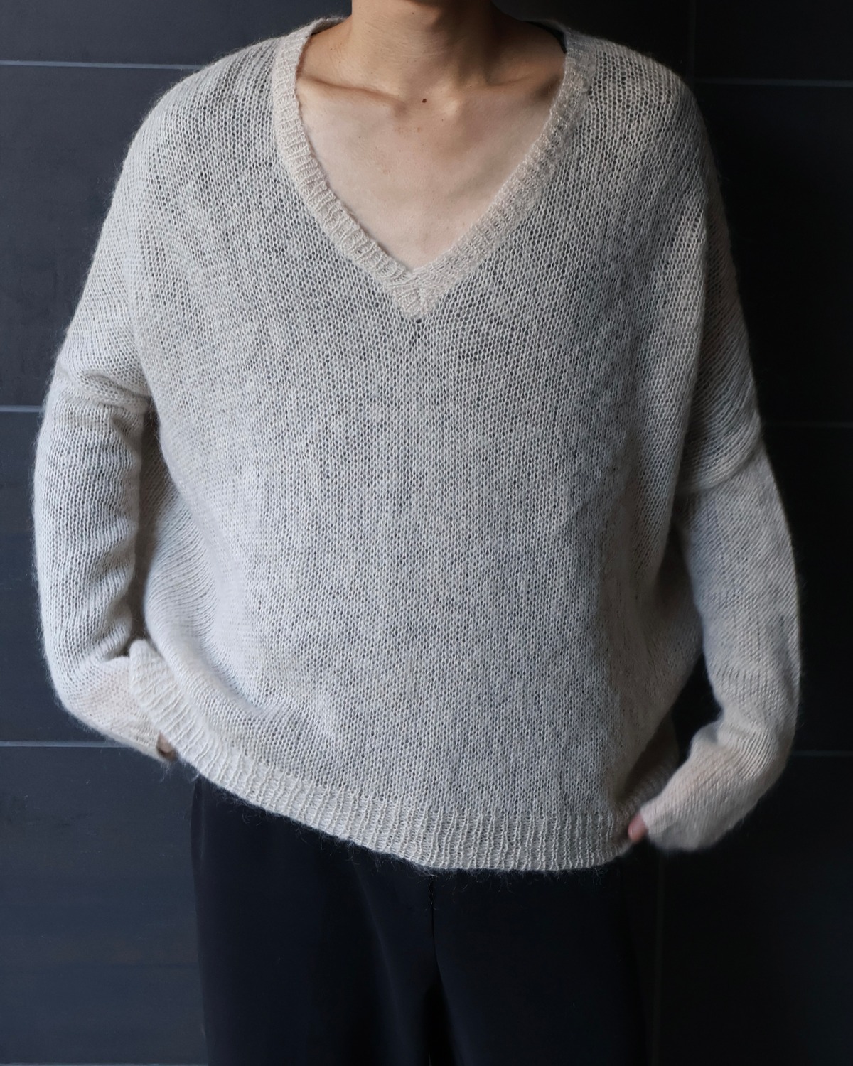 Sheer V-neck knit | blendmarket