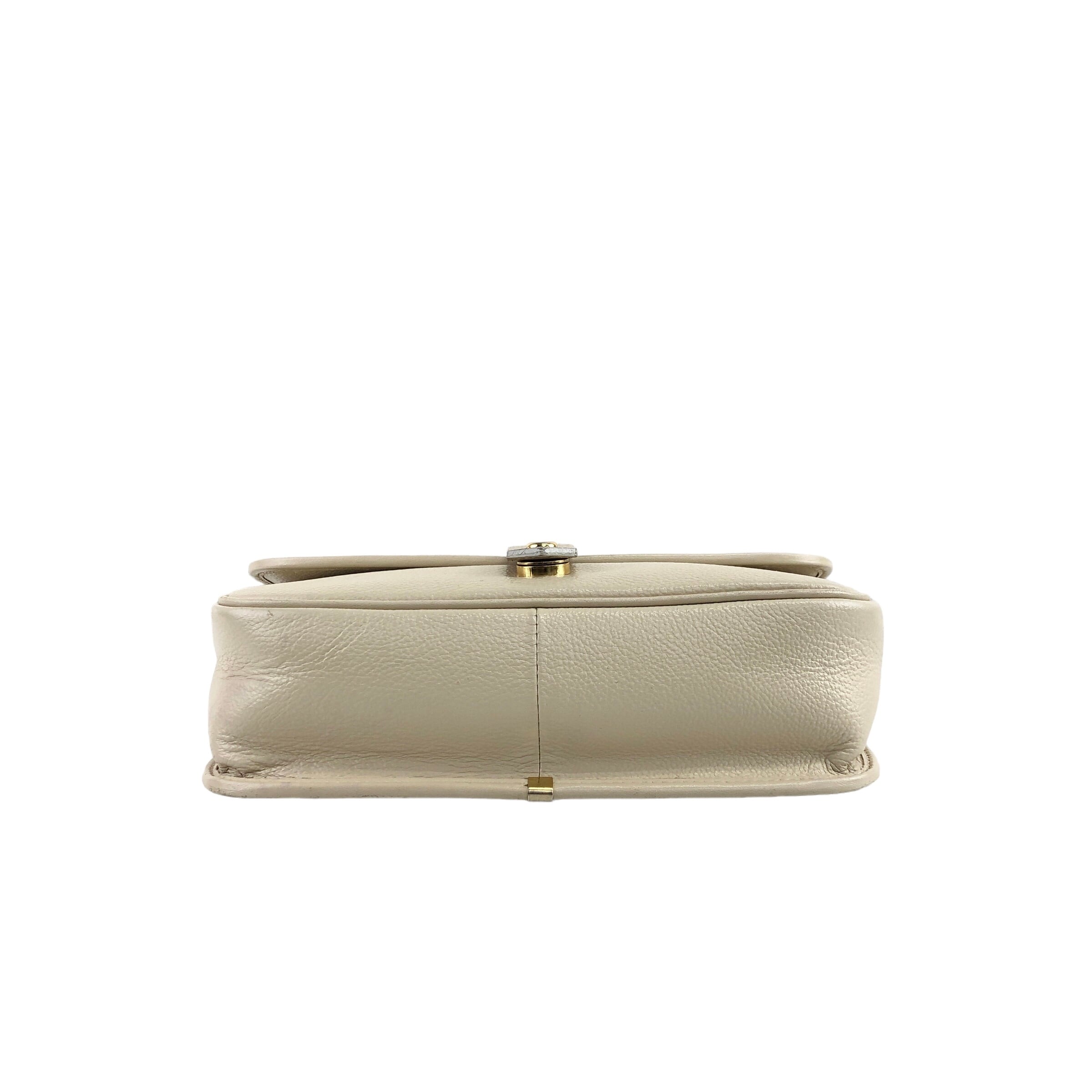 Yves Saint Laurent イヴ・サンローラン ショルダーバッグ Yves Saint Laurent イヴ・サンローラン ショルダーバッグ