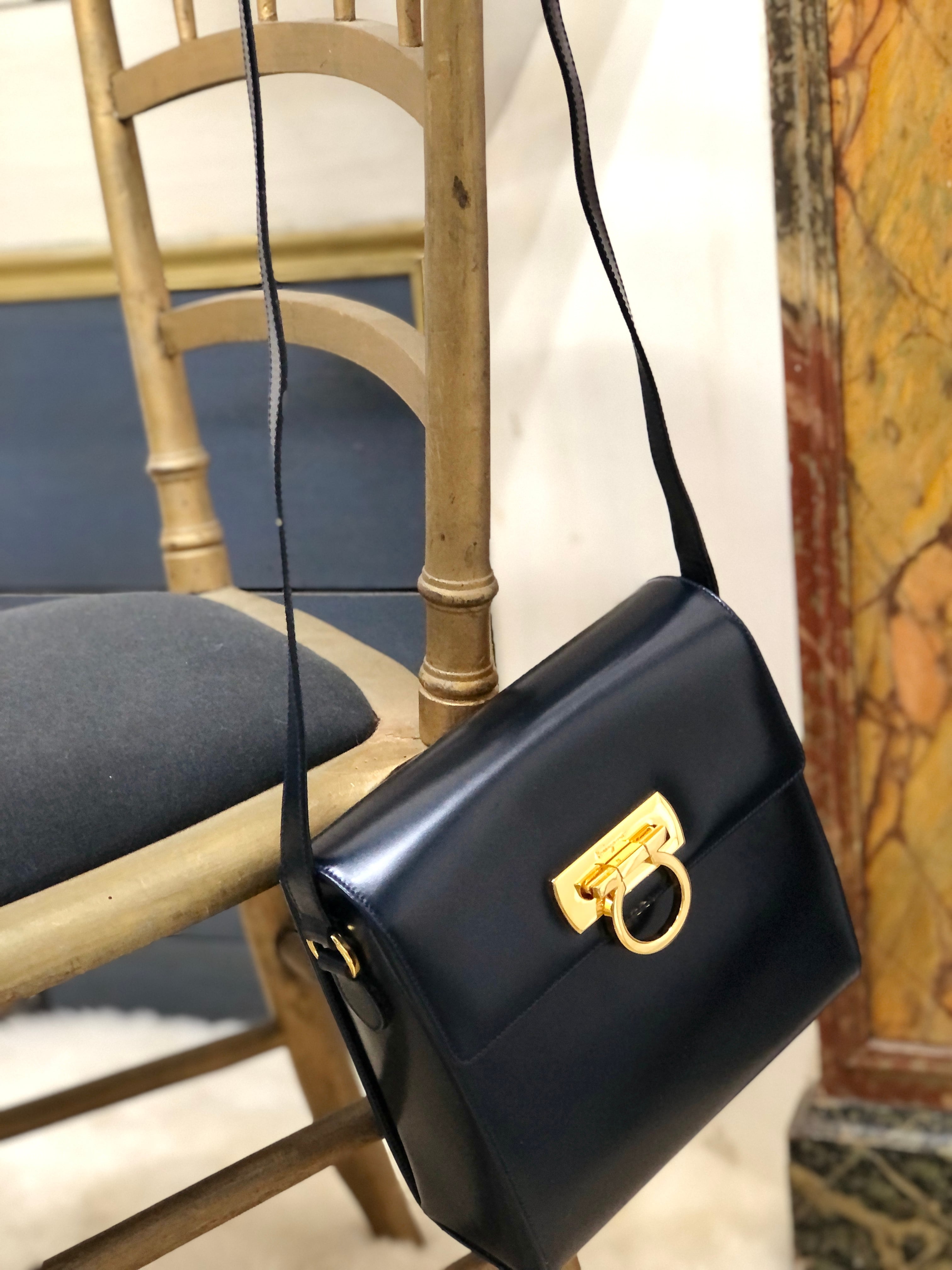 Salvatore Ferragamo サルヴァトーレ フェラガモ ガンチーニ Salvatore Ferragamo サルヴァトーレ フェラガモ ガンチーニ