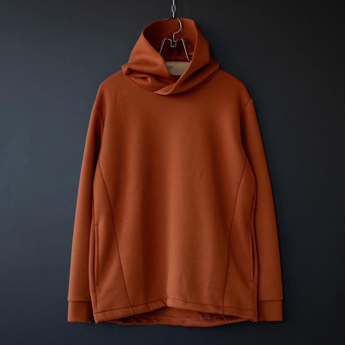 【hanakazari】 punch pullover hoodie (orange) | dros dro