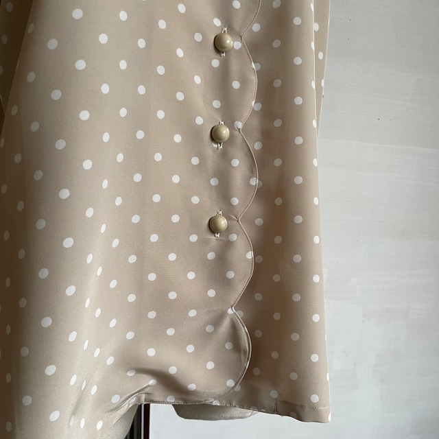 scalloped placket dot blouse 〈レトロ古着 スカラップ 前立て 水玉ブラウス 日本製〉 | RiLOU〈リル〉