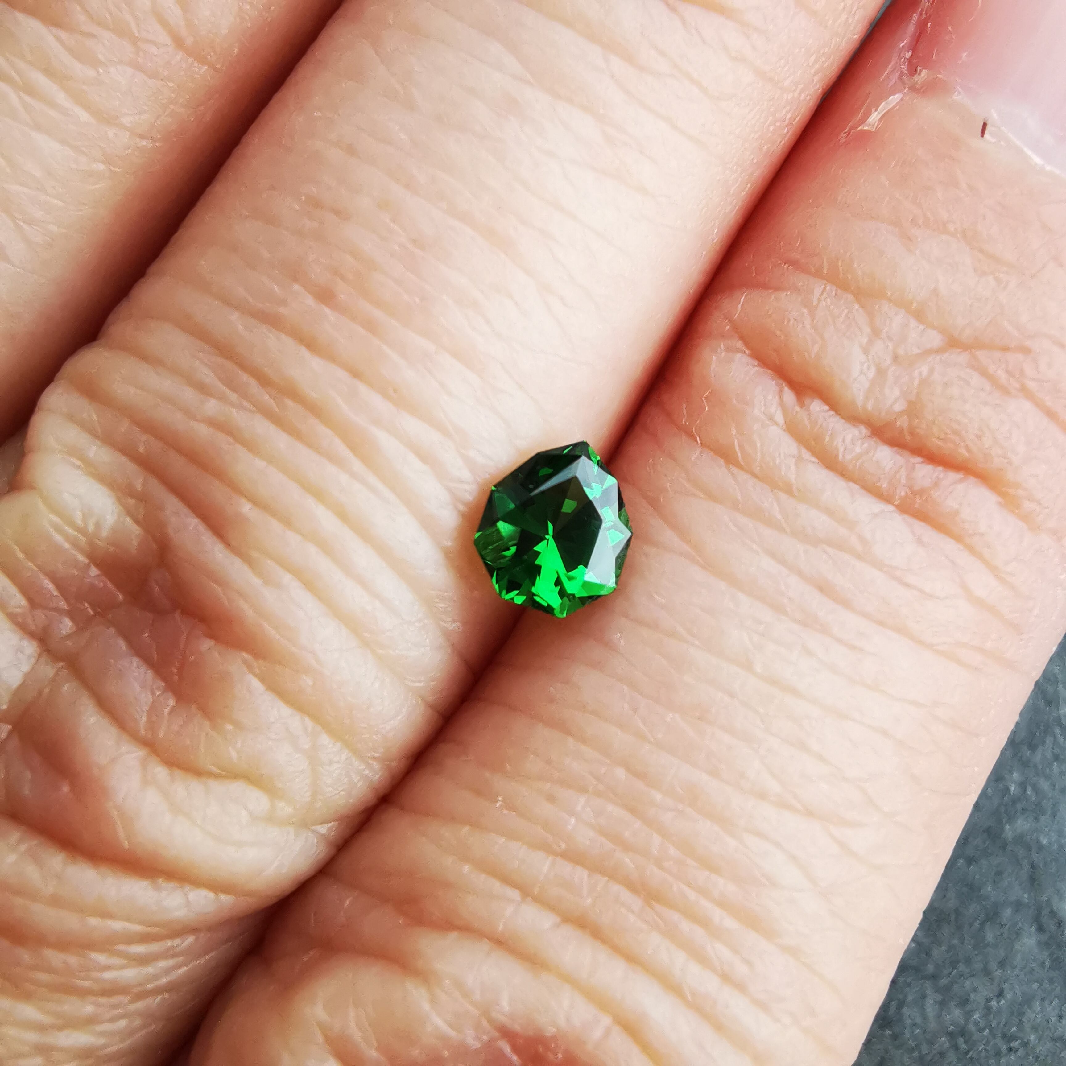 ツァボライトガーネット 0.39ct / R-0308A | Tam＆Tam Gem