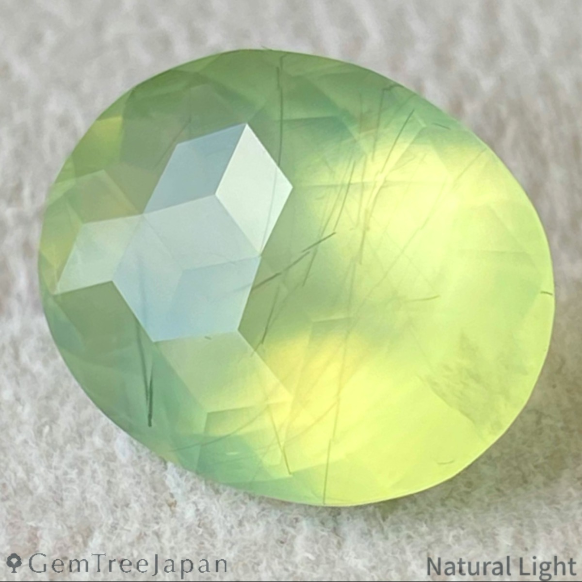 Prehnite 7.281ct / Australia / Full cube | GemTreeJapan BASE Shop