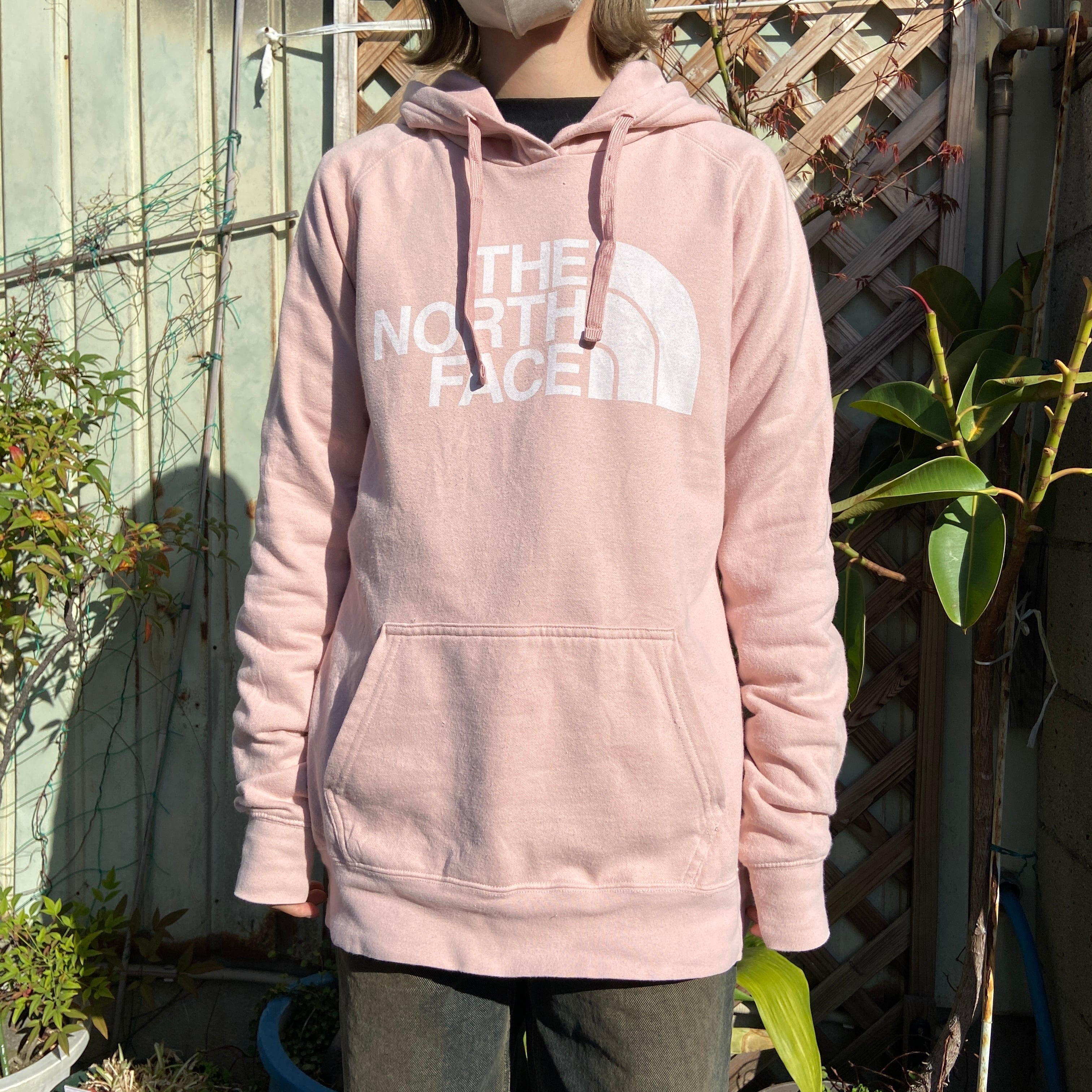 THE NORTH FACE ザ ノースフェイス スウェットパーカー レディースM 古着 ロゴプリント フーディー ピンク アウトドア ...