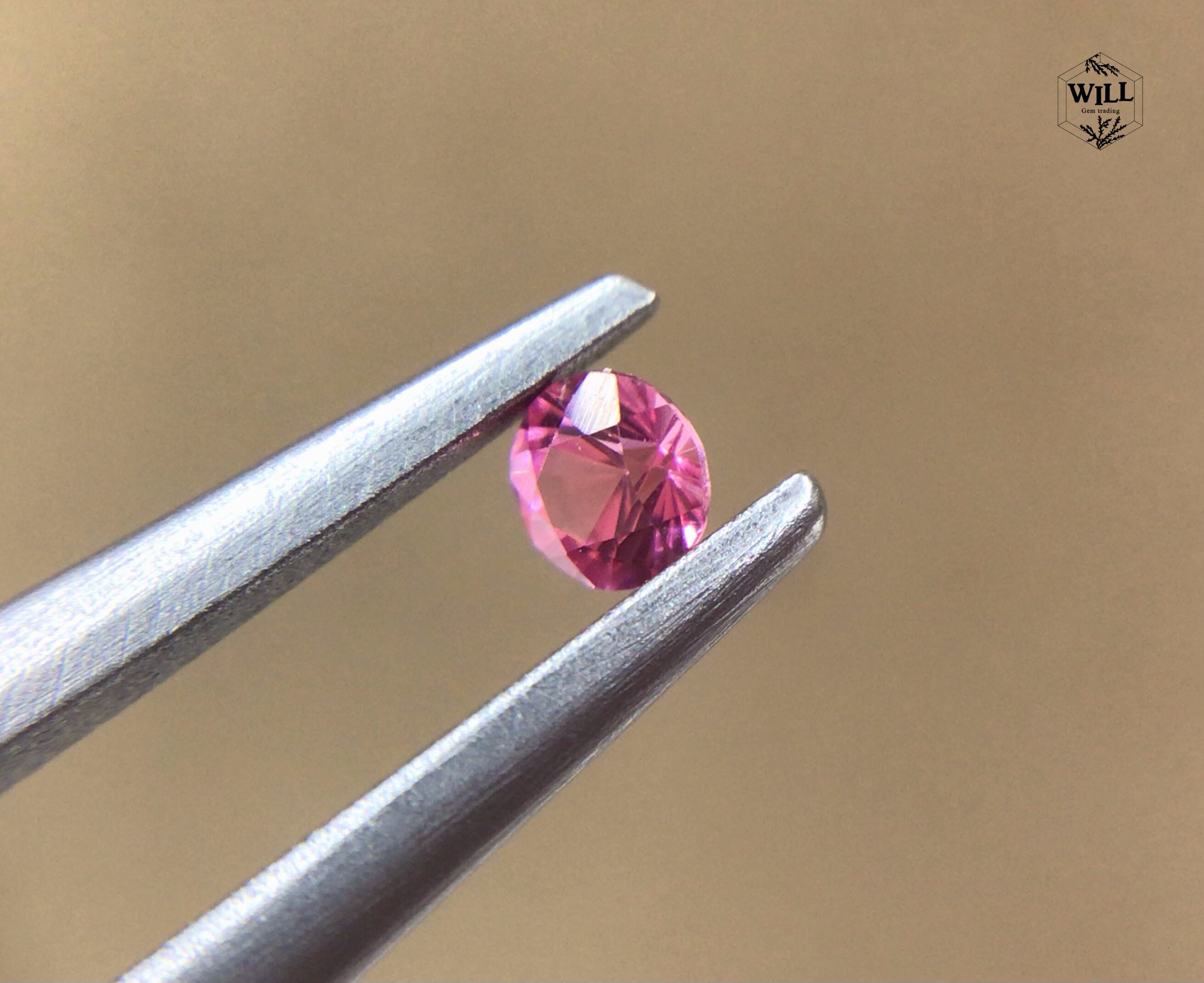 ピンクスピネル(蛍光) 0.078ct | ウィル ジェム トレード