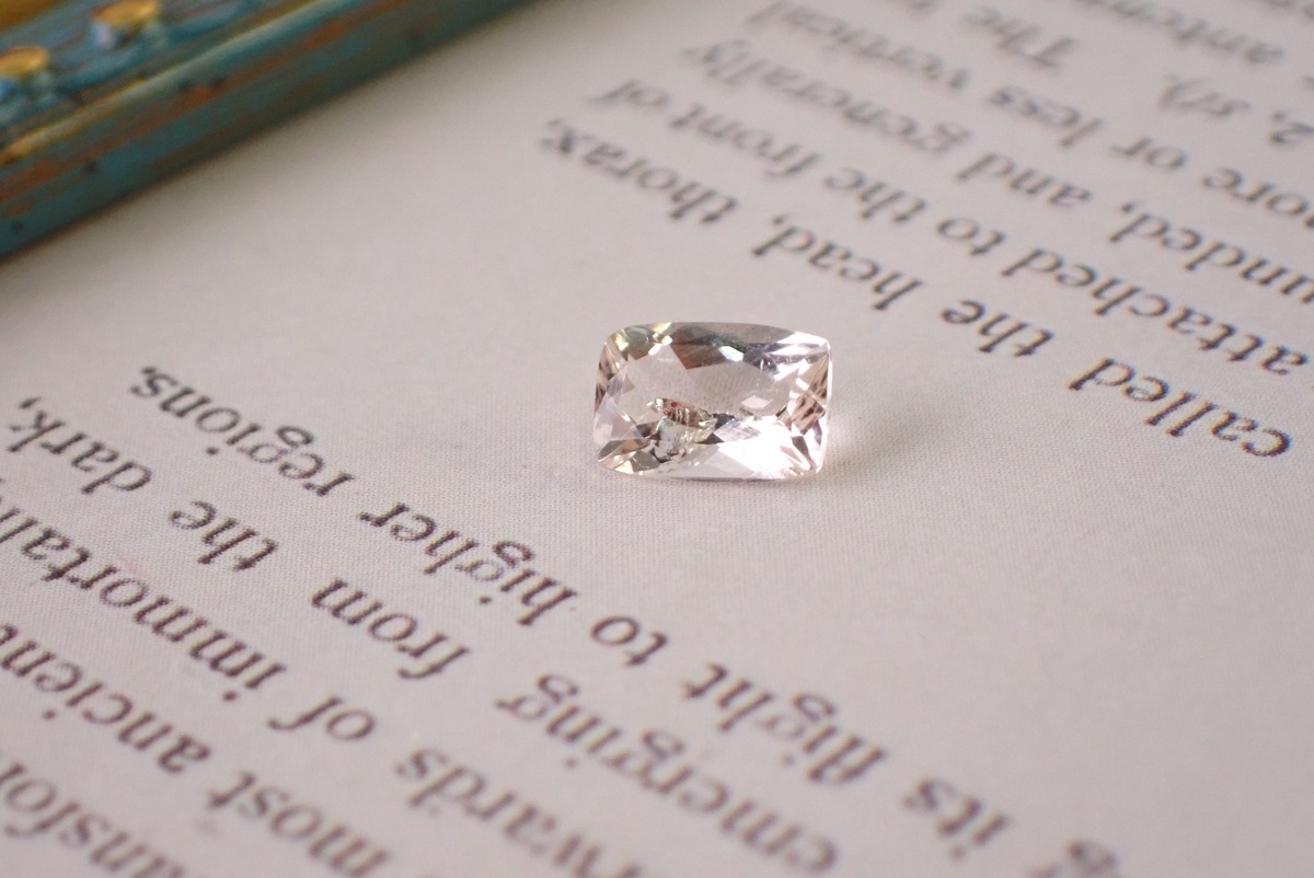 モルガナイト 0.47ct [C6‐1022] | differencee(ディファレンシー)