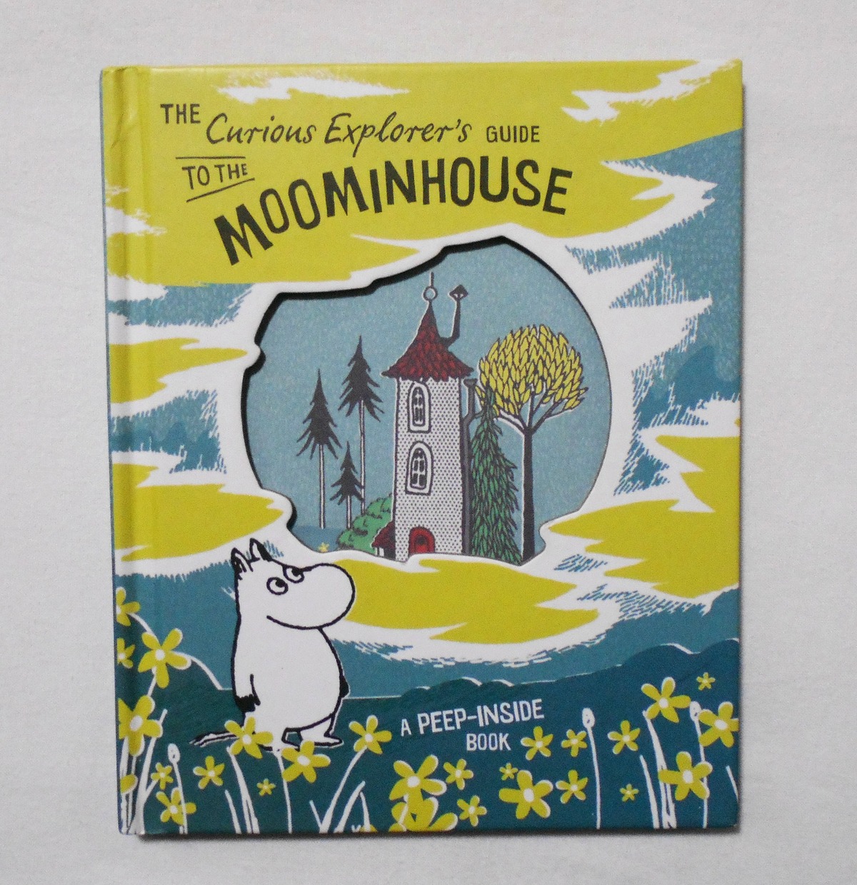 【ムーミン THE CURIOUS EXPLORER'S GUIDE TO THE MOOMINHOUSE - A PEEP-INSIDE BOOK】 PUFFIN ＜2016年 ...
